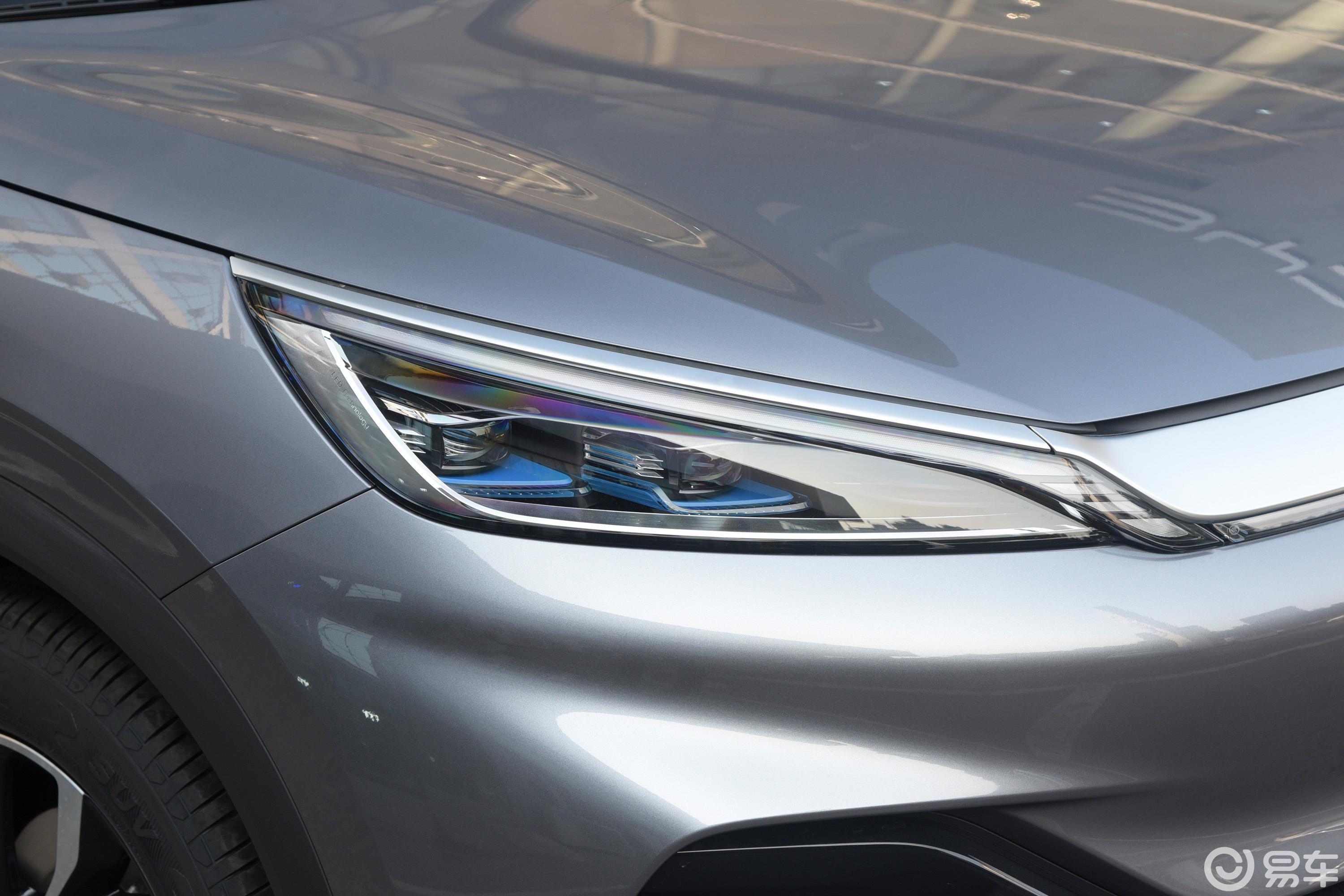 【元PLUS510KM 尊荣型大灯侧45度俯拍图片-汽车图片大全】-易车