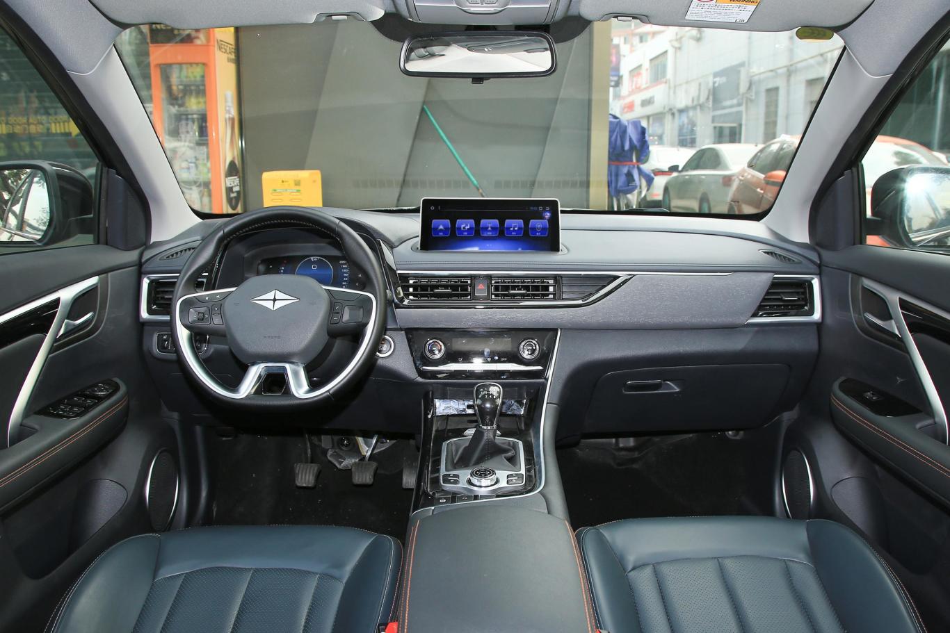 【瑞翔X51.5T 手动豪华型 7座内饰全景正拍图片-汽车图片大全】-易车