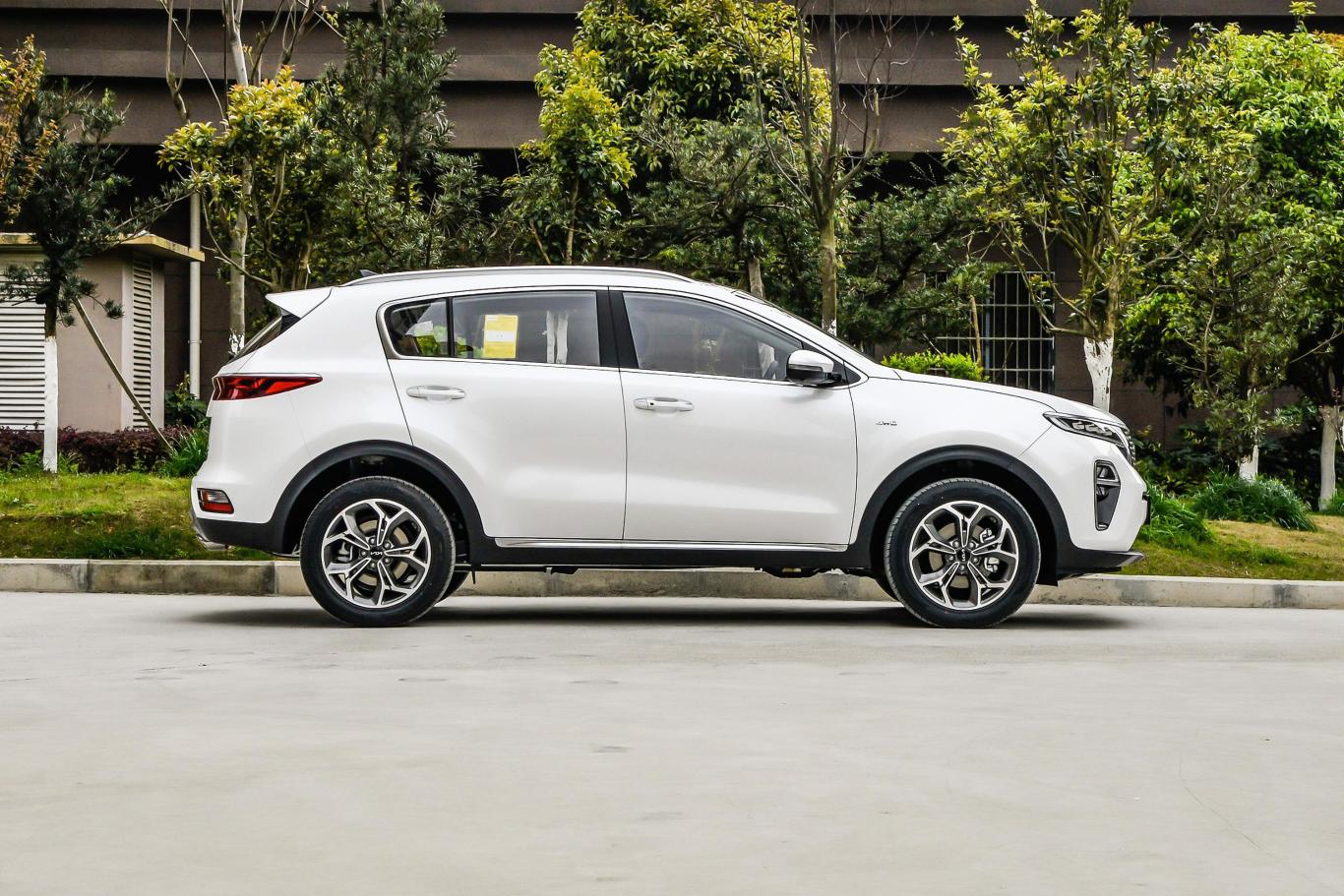 【起亚KX51.6T 双离合 四驱 焕新版正侧车头向右水平图片-汽车图片大全】-易车