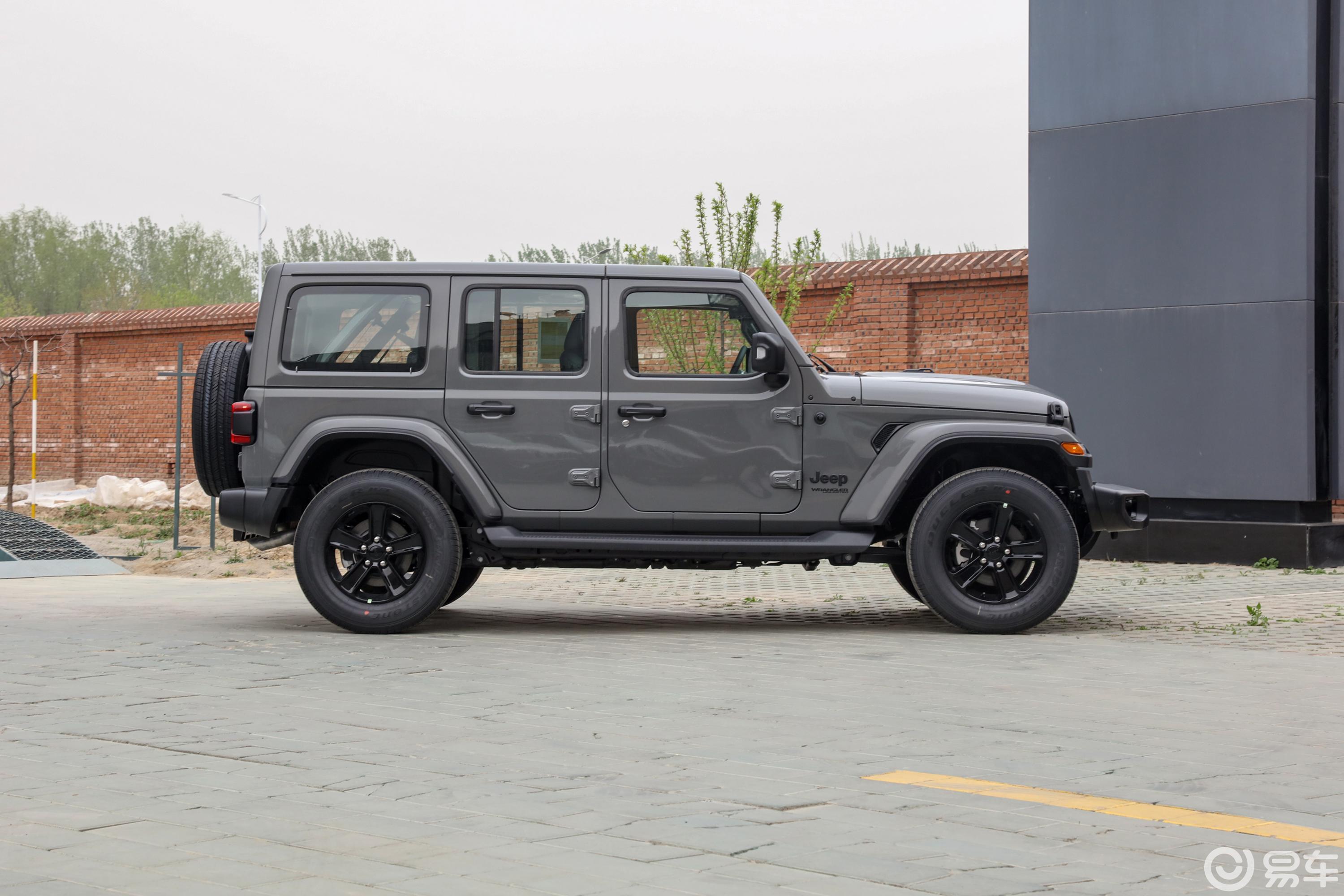 【牧马人2.0T 高地四门版正侧车头向右水平图片-汽车图片大全】-易车