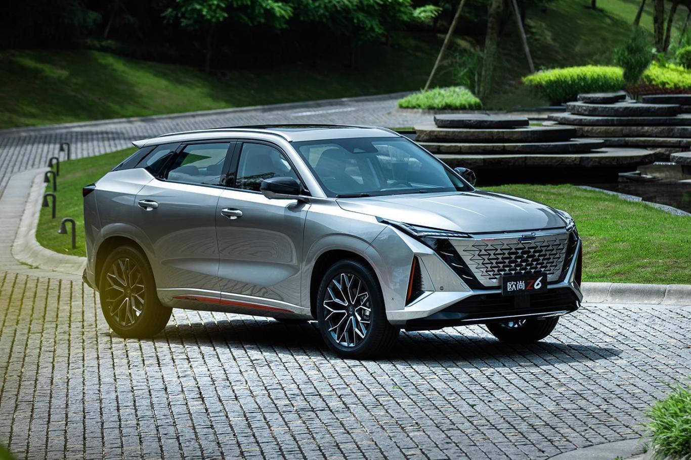 【长安欧尚Z62.0T 自动试装车图片-汽车图片大全】-易车