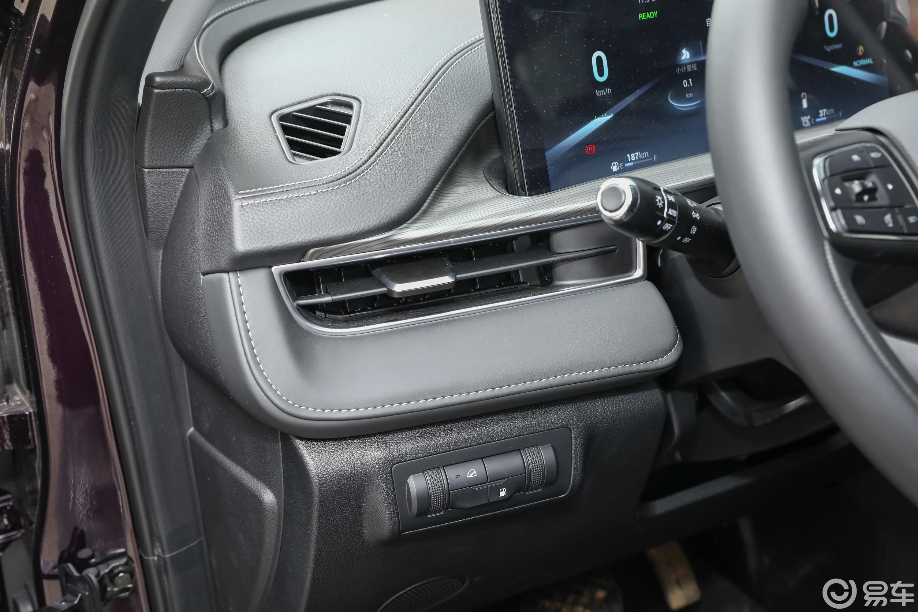【瑞虎8 PLUS鲲鹏e+1.5T DHT 都市e+ 5座主驾驶位图片-汽车图片大全】-易车