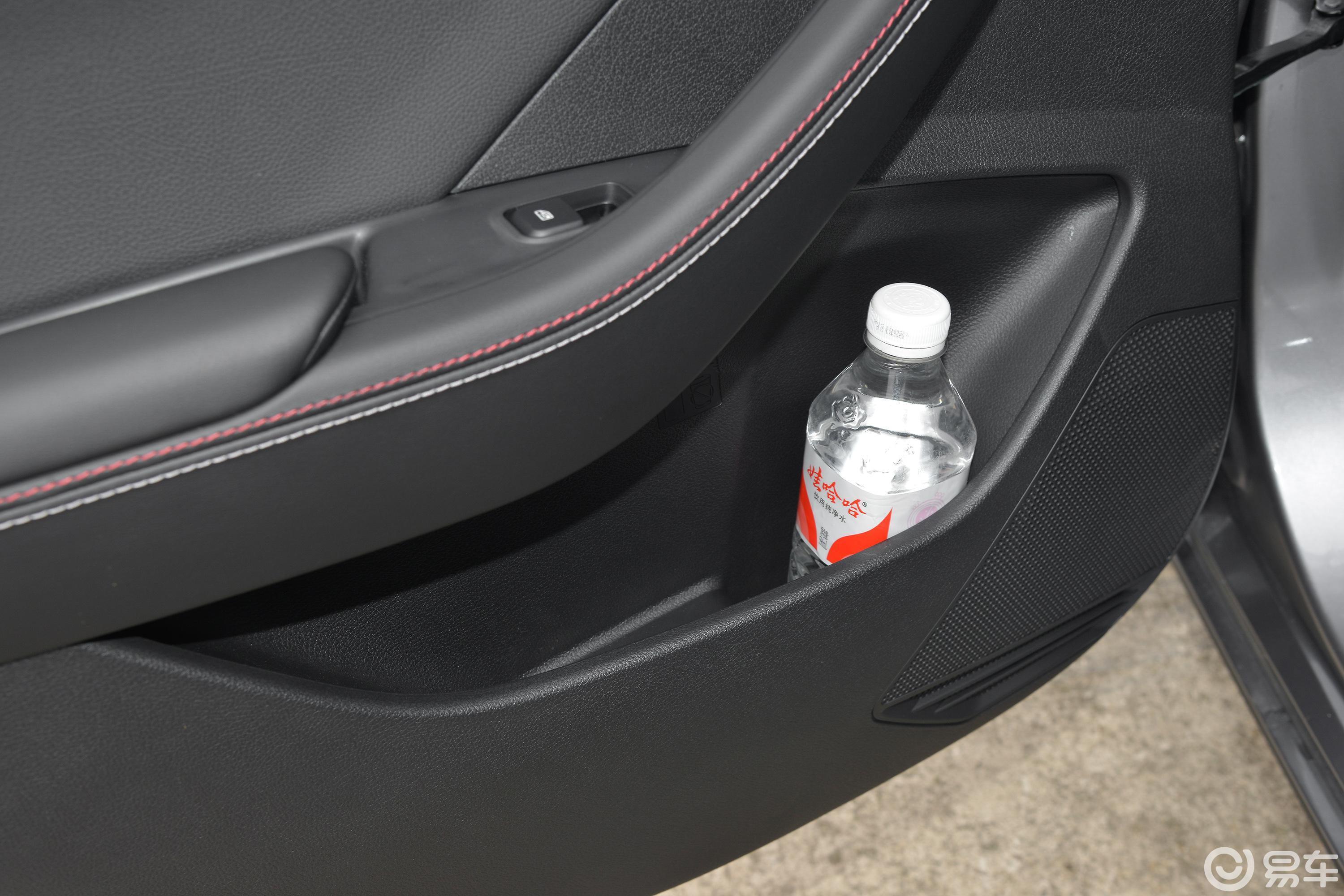 【驱逐舰05DM-i 1.5L 55km 豪华型后排空间图片-汽车图片大全】-易车