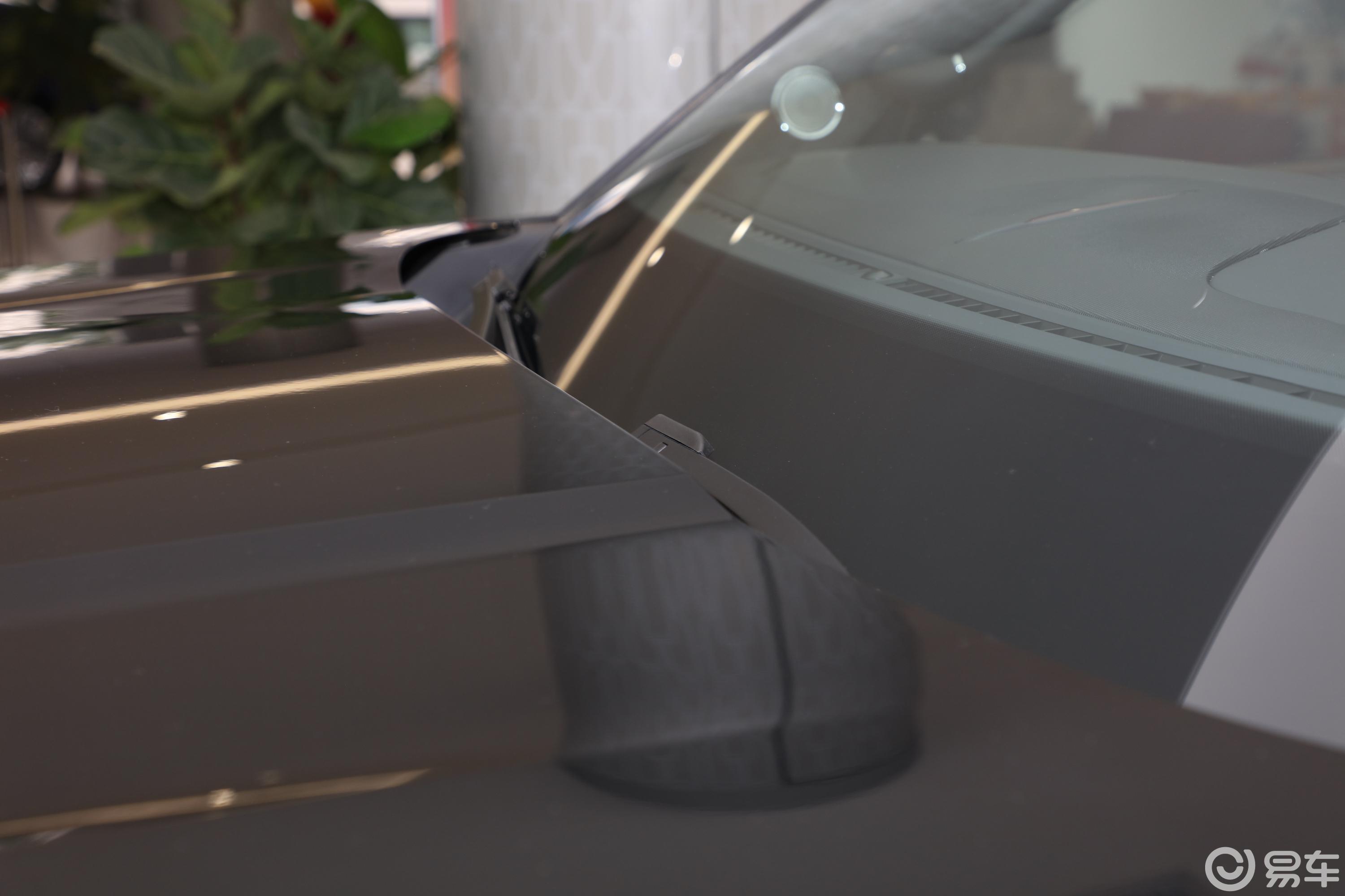 【红旗LS74.0T 典雅旗航版 6座雨刷器图片-汽车图片大全】-易车