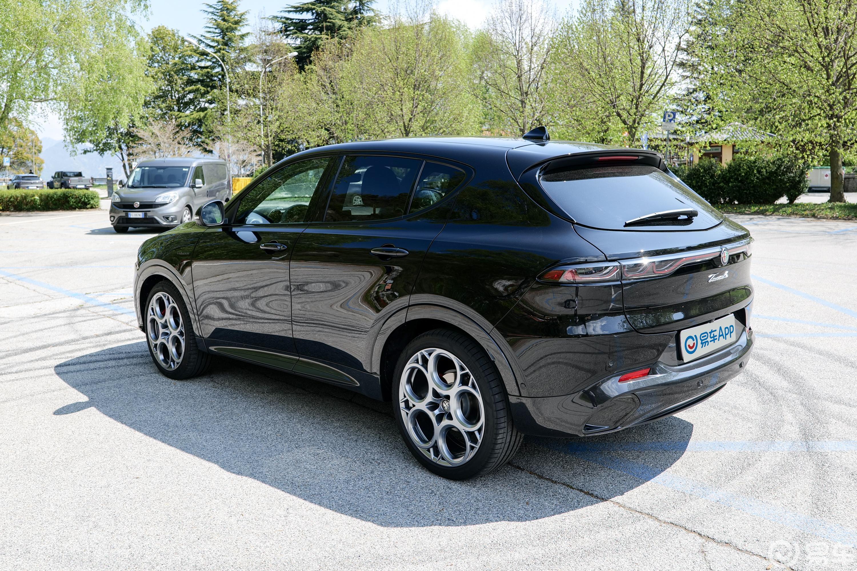 【Tonale托纳利基本版侧后45度车头向左水平图片-汽车图片大全】-易车