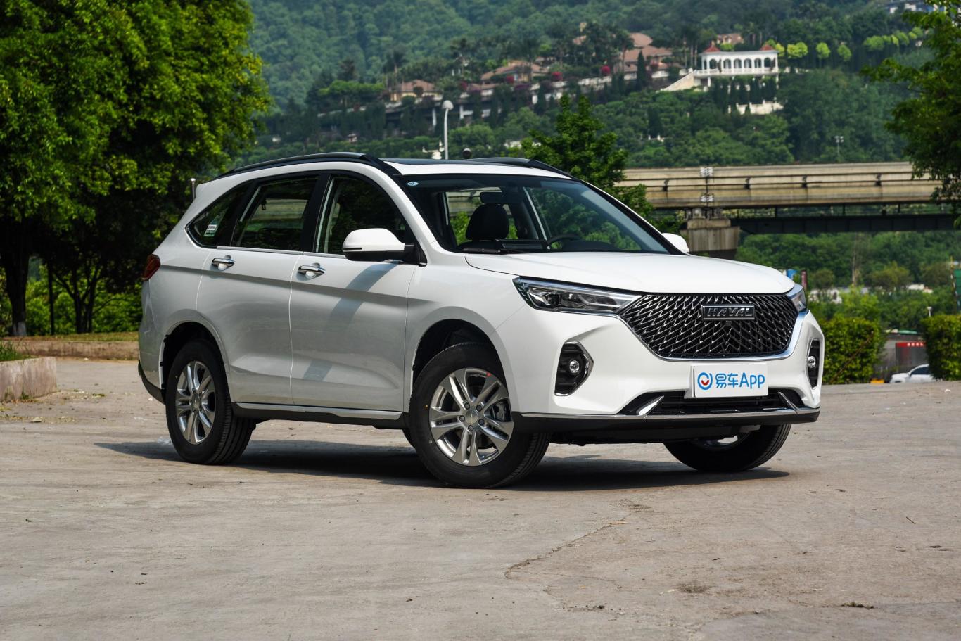 【哈弗M6PLUS 1.5T 双离合智享型侧前45度车头向右水平图片-汽车图片大全】-易车