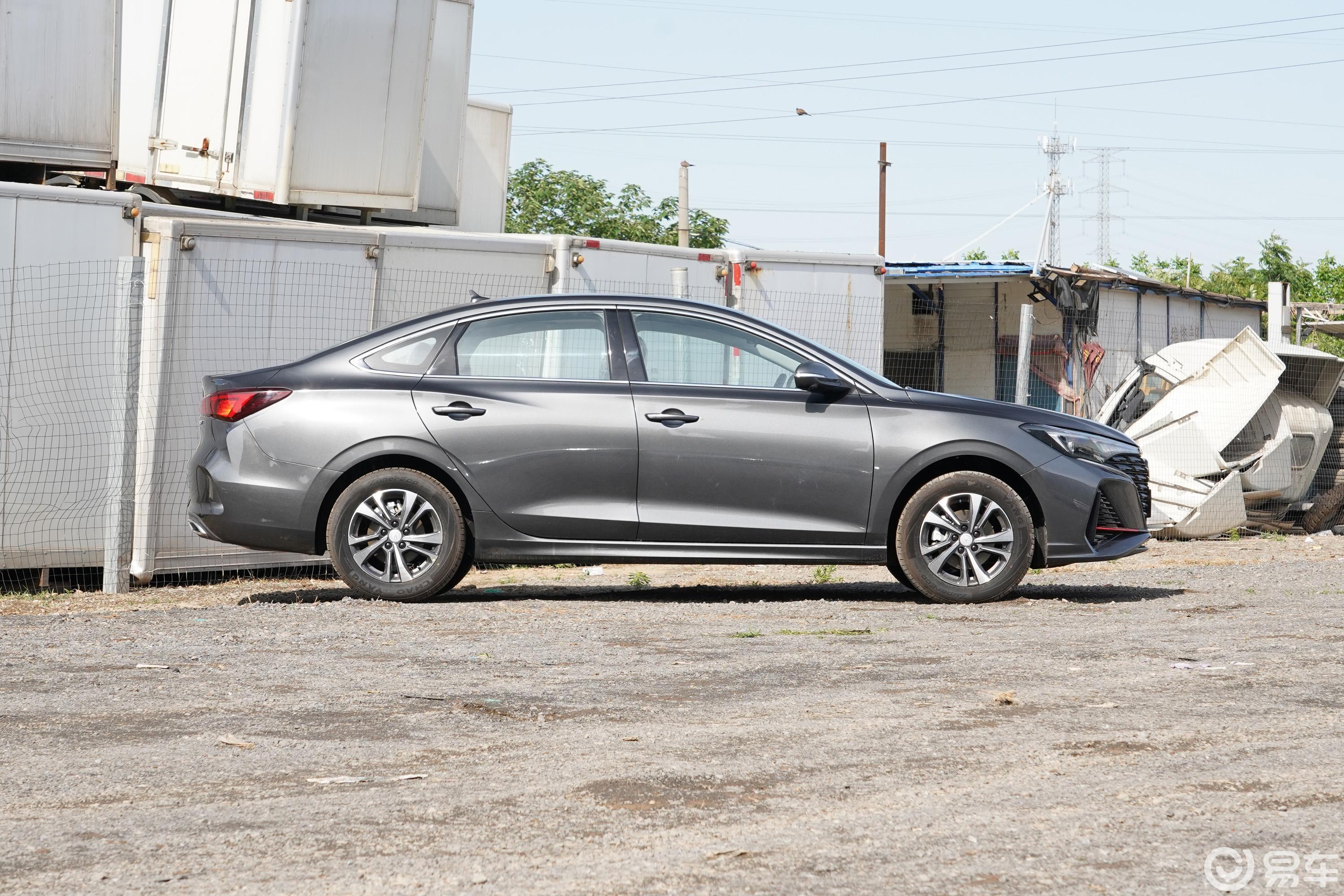 【逸动PLUS 蓝鲸NE 1.4T GDI 双离合尊贵版正侧车头向右水平图片-汽车图片大全】-易车