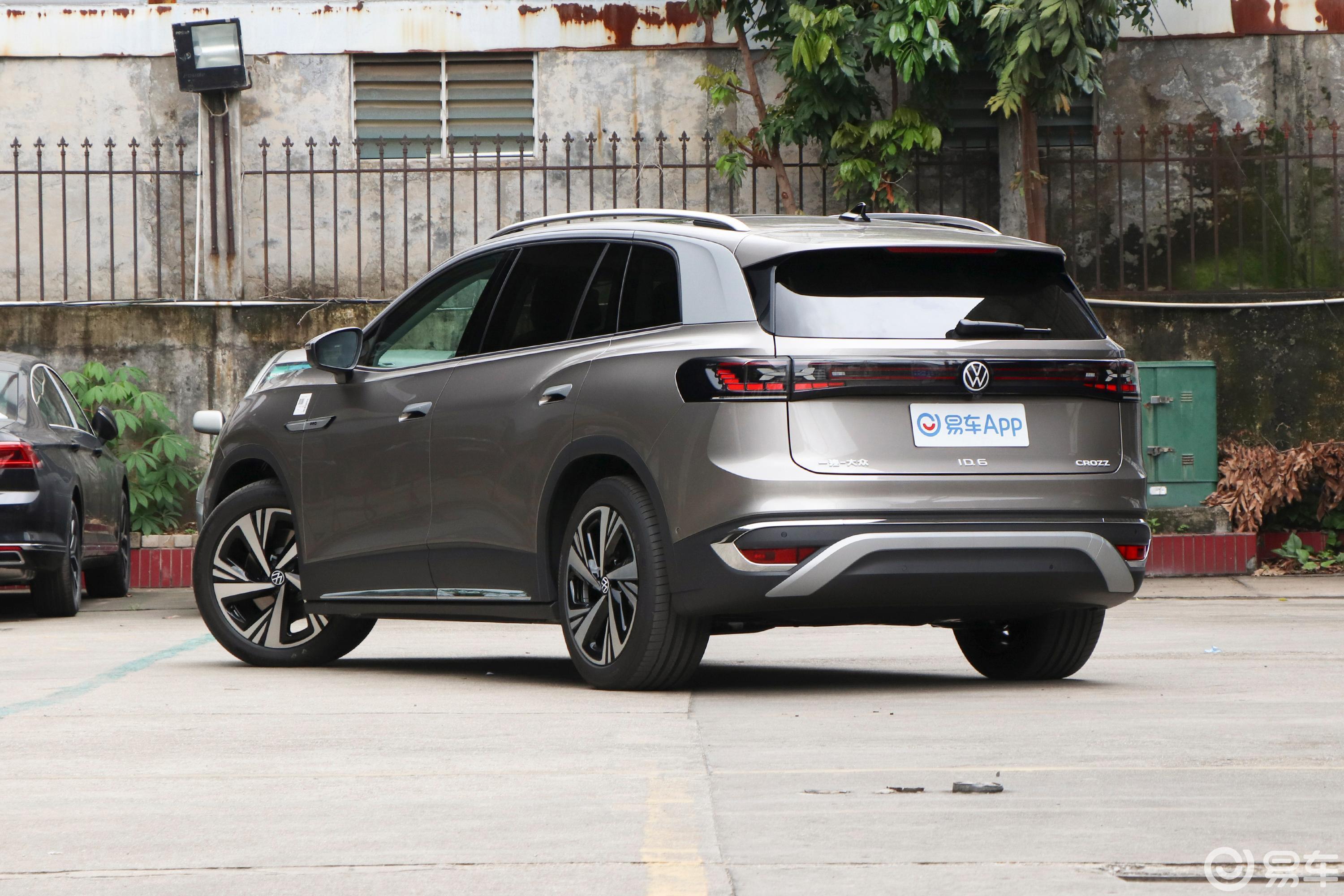 【ID.6 CROZZ601km 长续航PRO版侧后45度车头向左水平图片-汽车图片大全】-易车