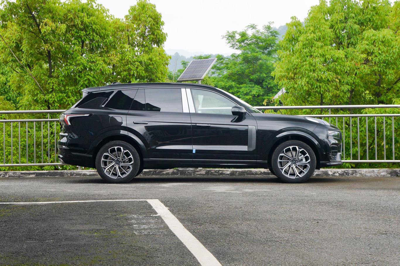 【领克092.0T 手自一体 Halo 7座正侧车头向右水平图片-汽车图片大全】-易车