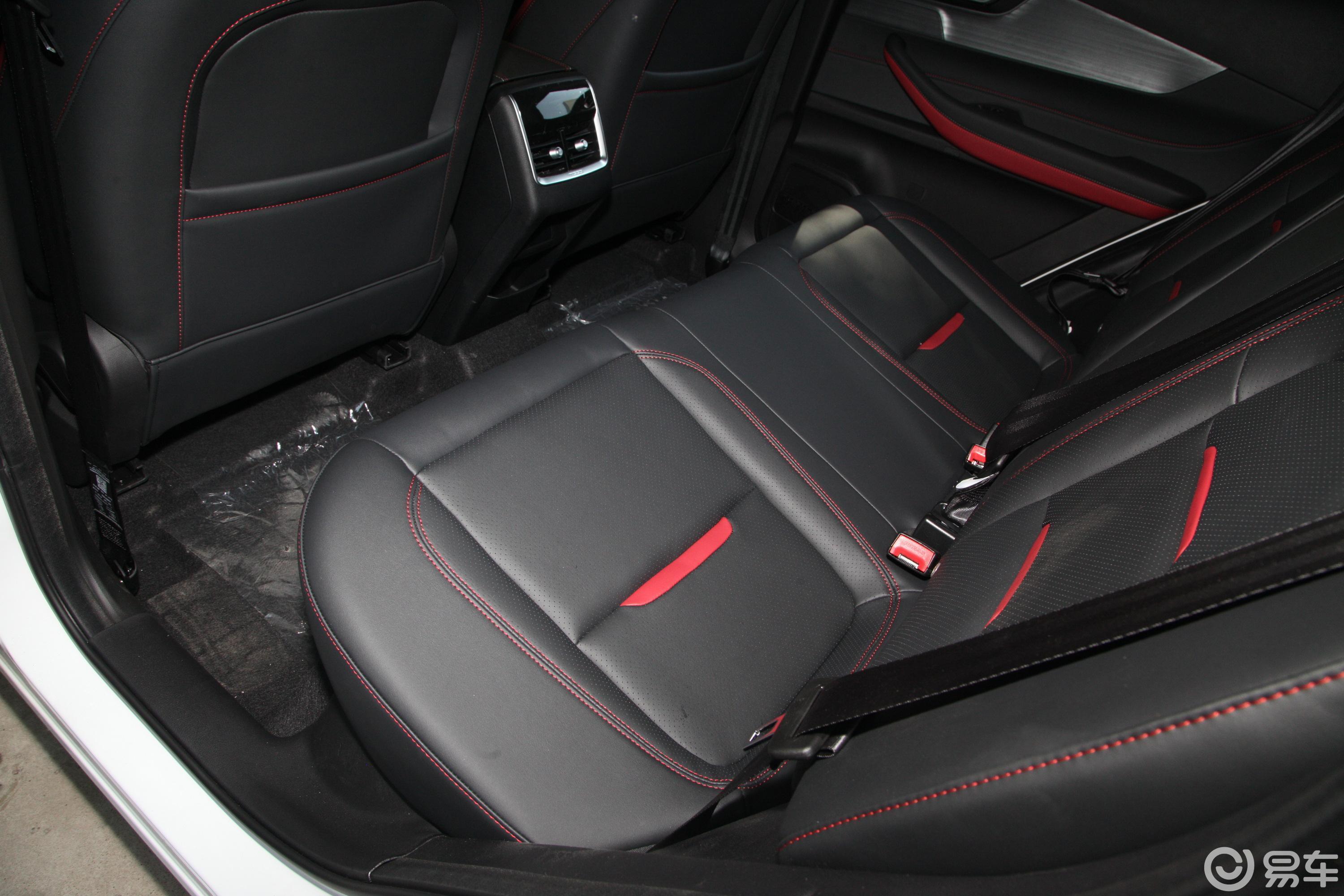 【瑞虎5x超级英雄版 1.5L CVT时尚版后排空间图片-汽车图片大全】-易车