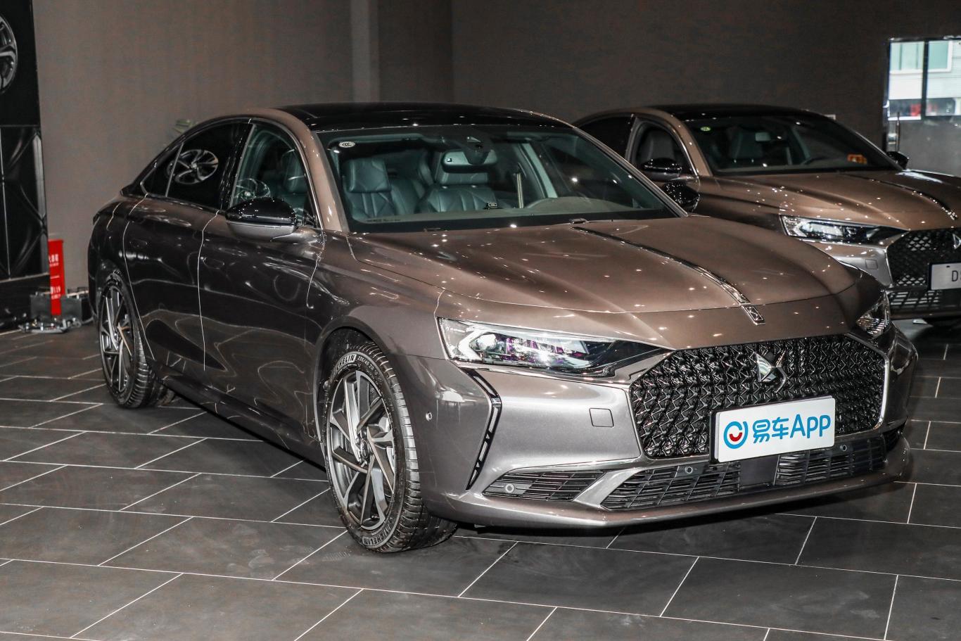 【DS 945THP 里沃利科技版侧前45度车头向右水平图片-汽车图片大全】-易车