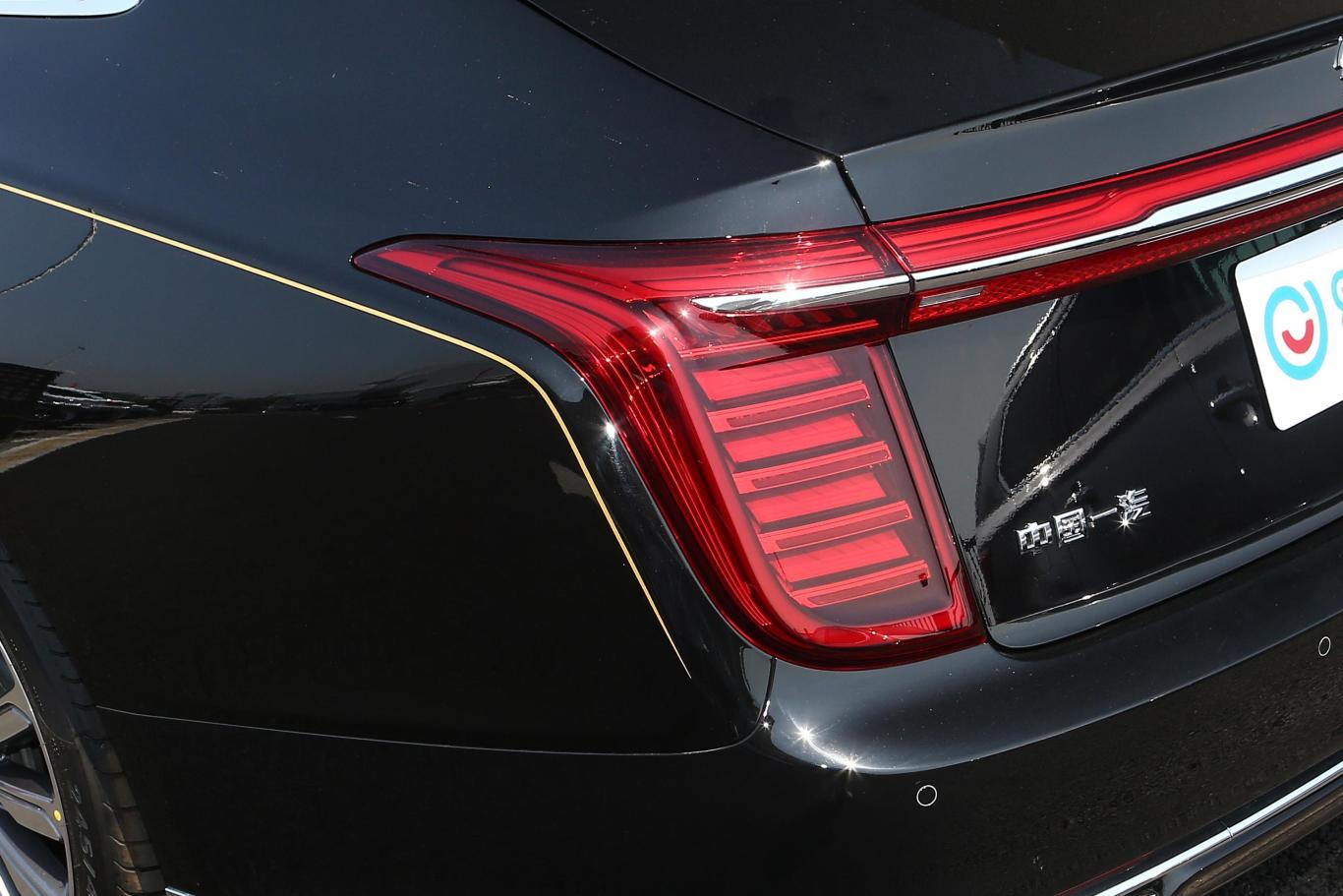 【红旗H93.0T H9+ 卓越定制版尾灯侧45度俯拍图片-汽车图片大全】-易车