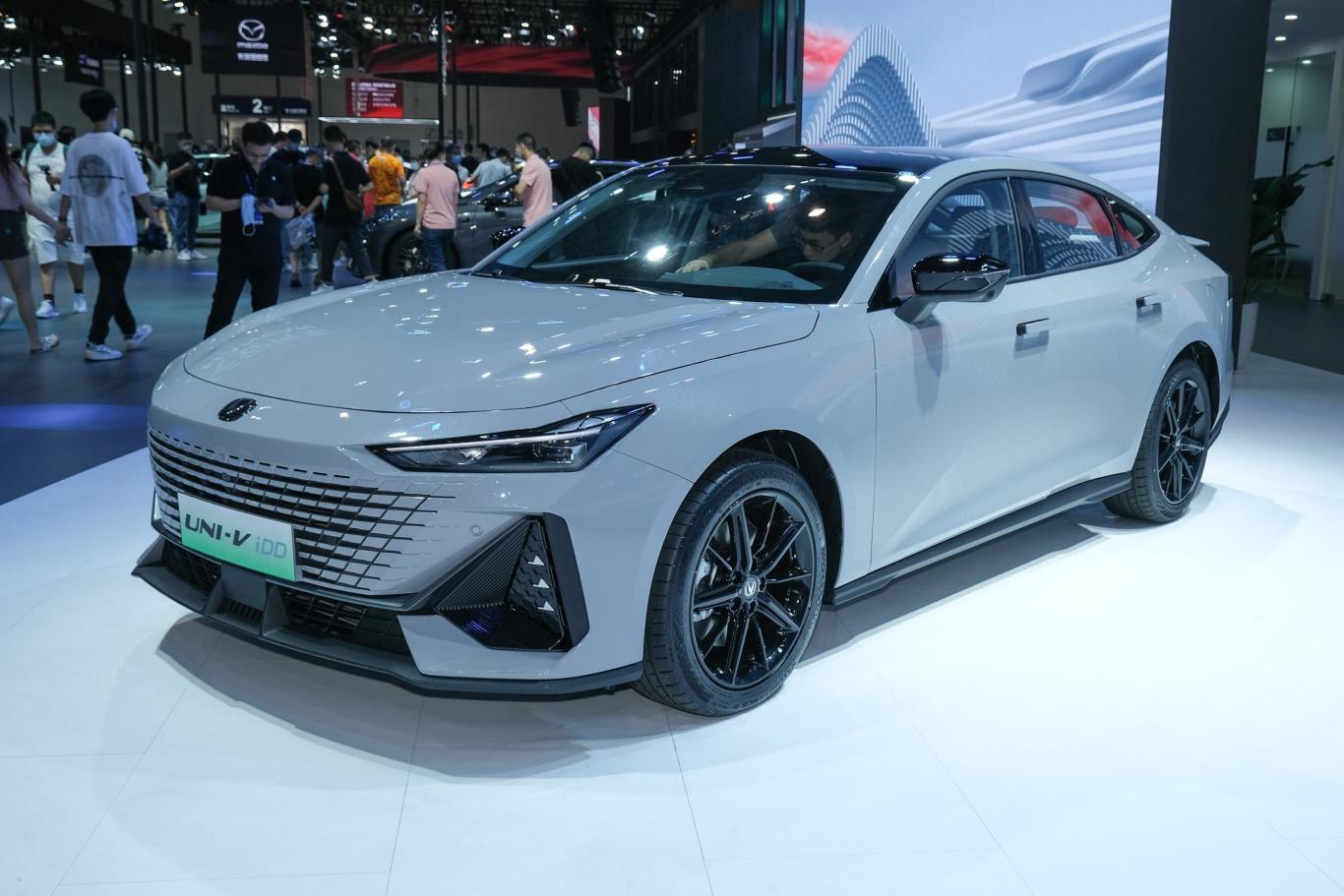 【长安UNI-V 智电iDD1.5T 顶配版图片-汽车图片大全】-易车