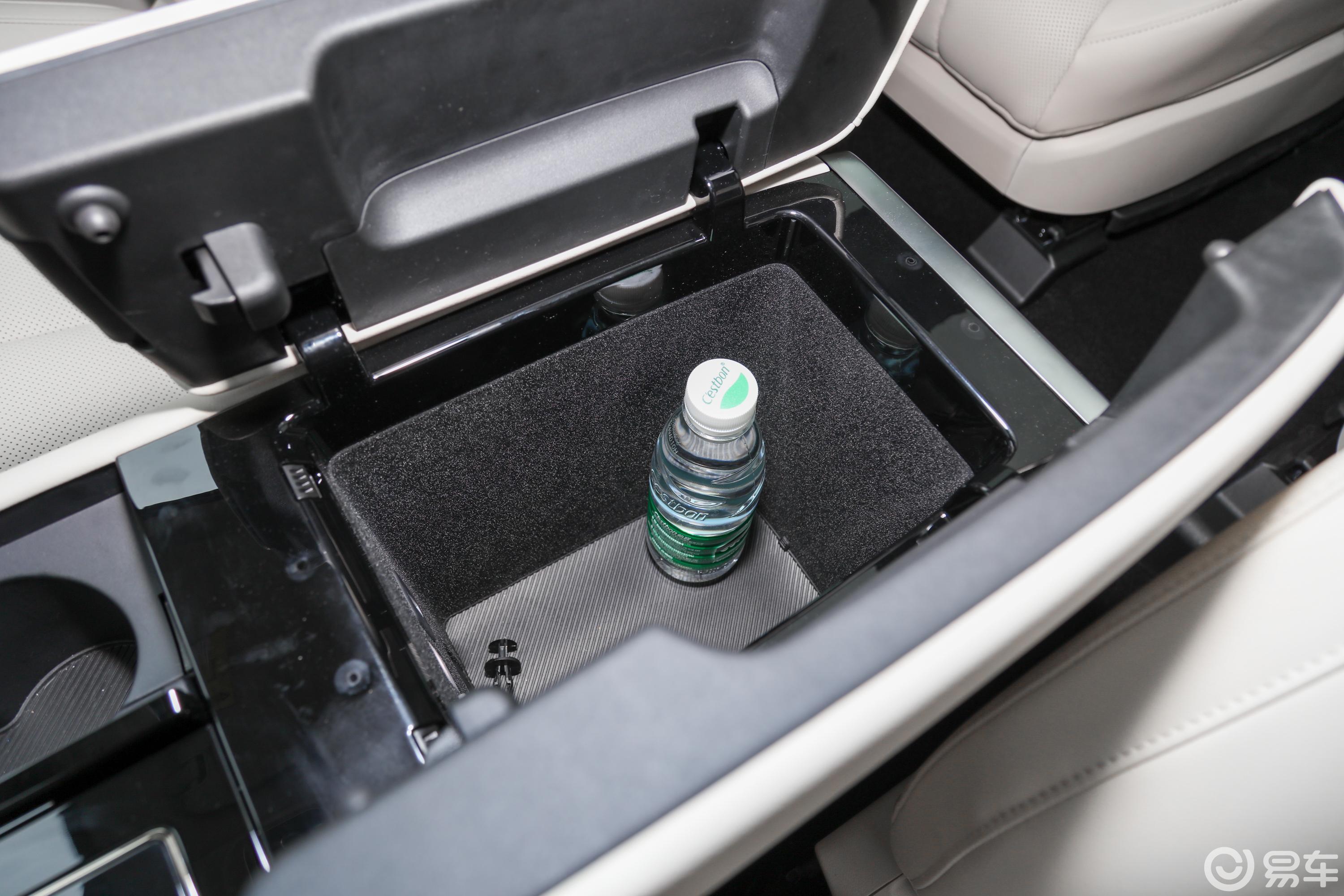 【问界M7两驱舒适版前排扶手箱储物格图片-汽车图片大全】-易车