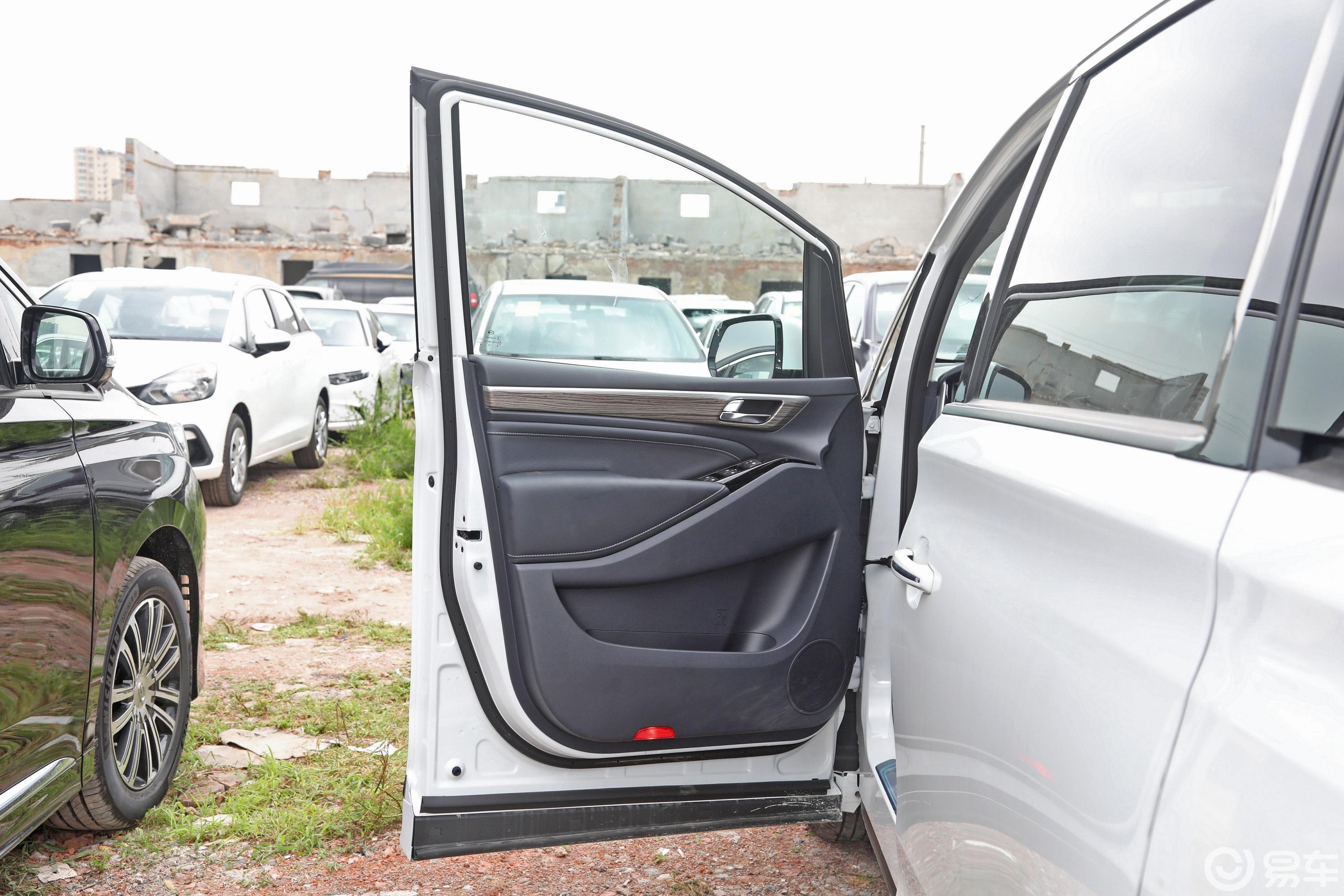 【传祺M8领秀系列 390T 尊享版 7座驾驶员侧前车门图片-汽车图片大全】-易车