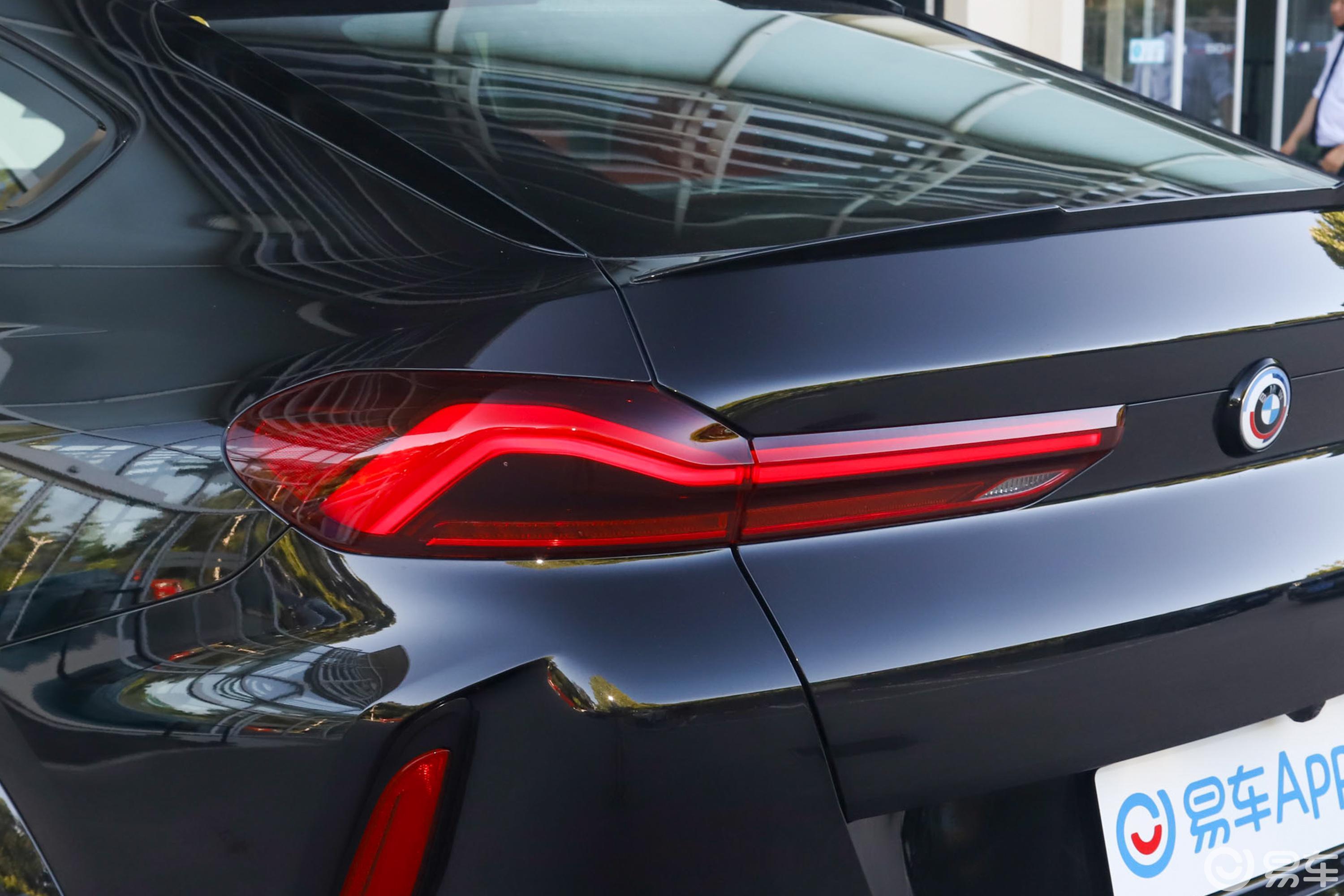 【宝马X6 M50周年版 X6 M尾灯侧45度俯拍图片-汽车图片大全】-易车