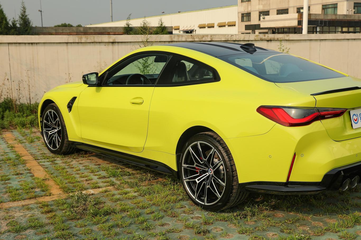 【宝马M450周年版 M4 双门轿跑车 雷霆版外观细节图片-汽车图片大全】-易车