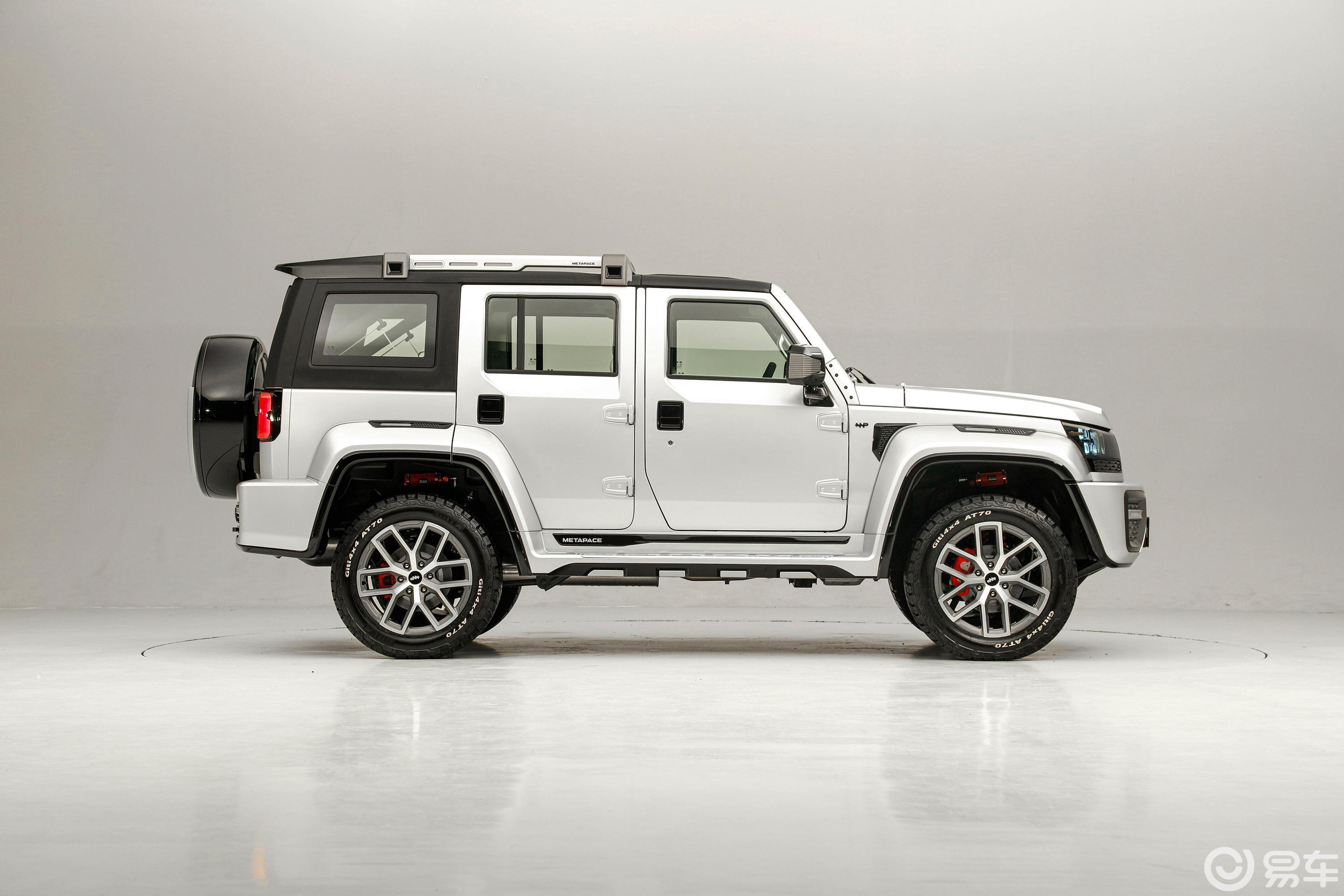 【北京BJ40超及40 2.0T 自动四驱Meta 40 Pro 汽油正侧车头向右水平图片-汽车图片大全】-易车