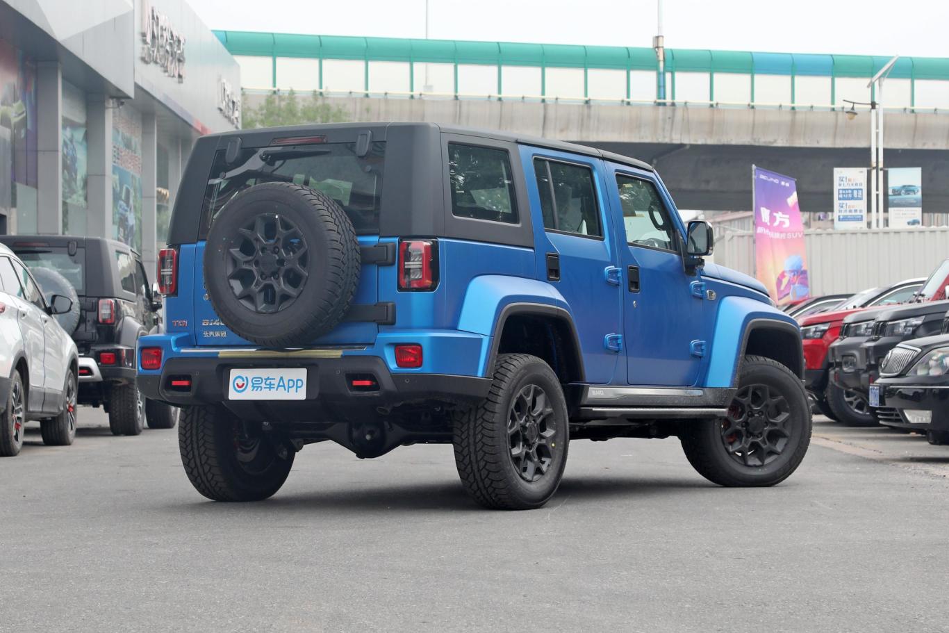 【北京越野BJ40刀锋英雄版 2.0T 自动四驱侠客版 柴油侧后45度车头向右水平图片-汽车图片大全】-易车