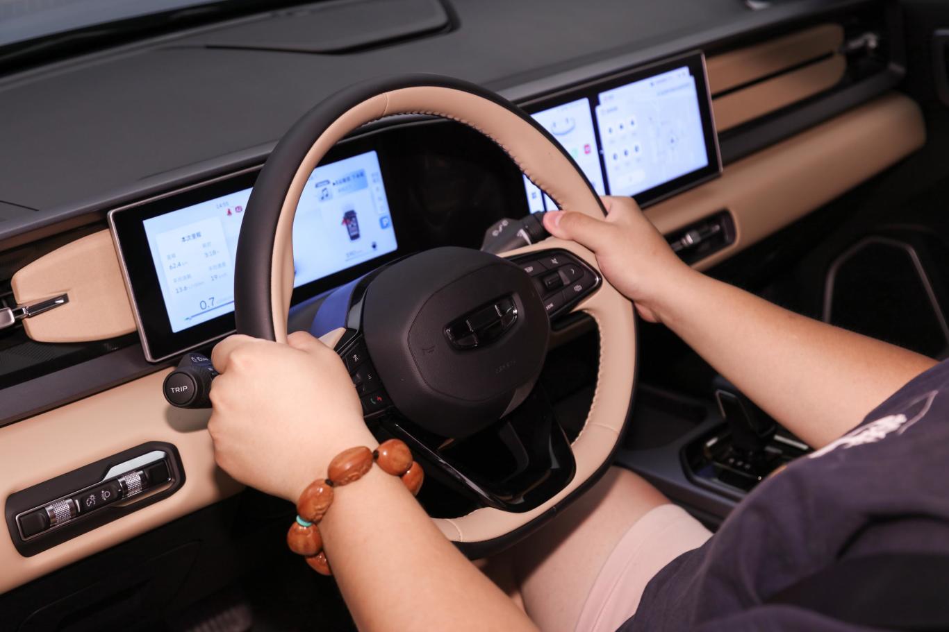 【吉利ICON1.5T 巧克力醇臻版内饰图片-汽车图片大全】-易车