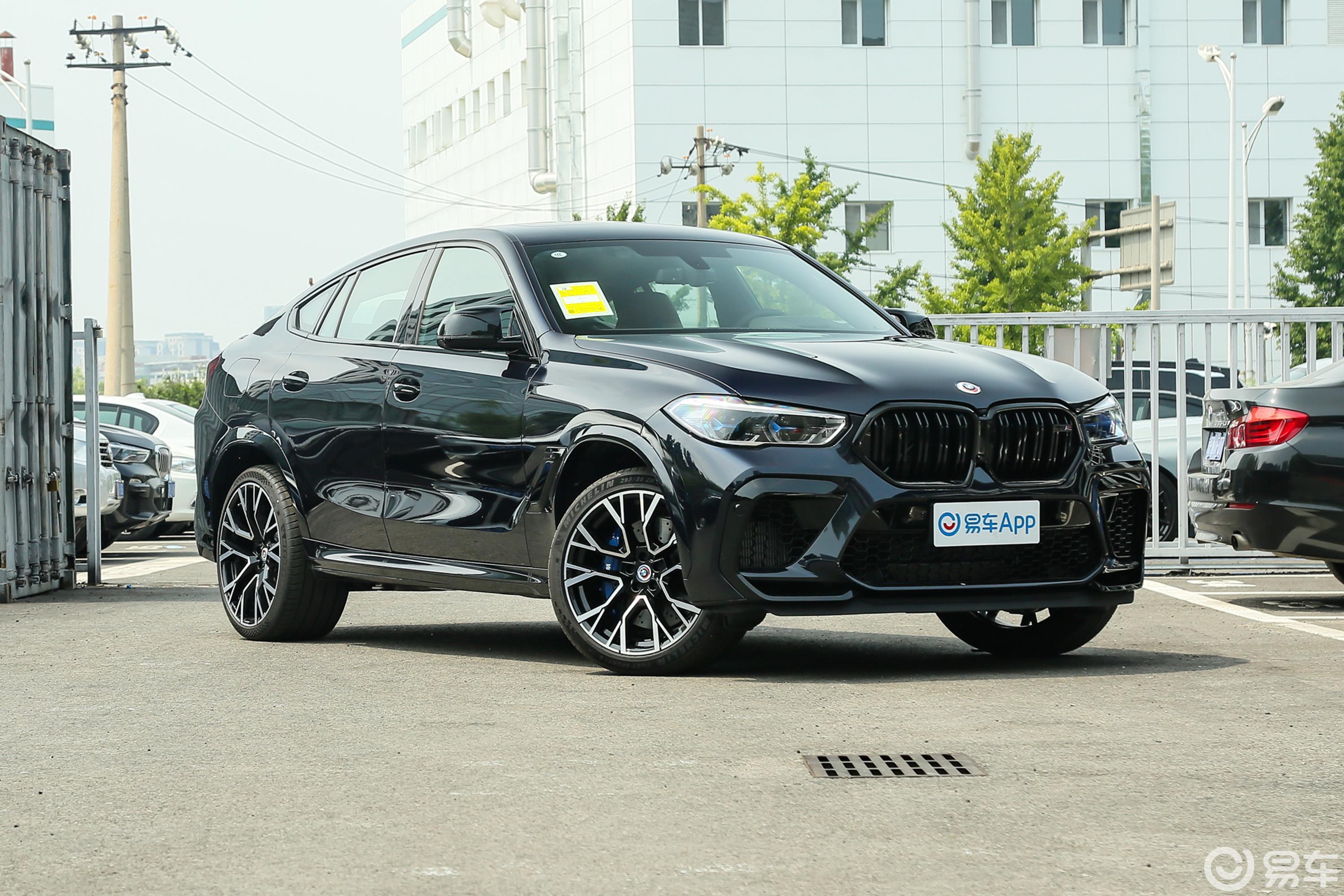 【宝马X6 M50周年版 X6 M侧前45度车头向右水平图片-汽车图片大全】-易车