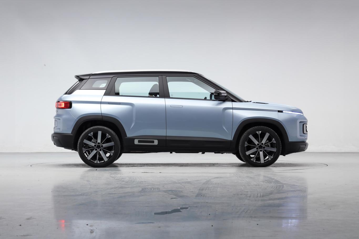 【吉利ICON1.5T 巧克力醇臻版正侧车头向右水平图片-汽车图片大全】-易车