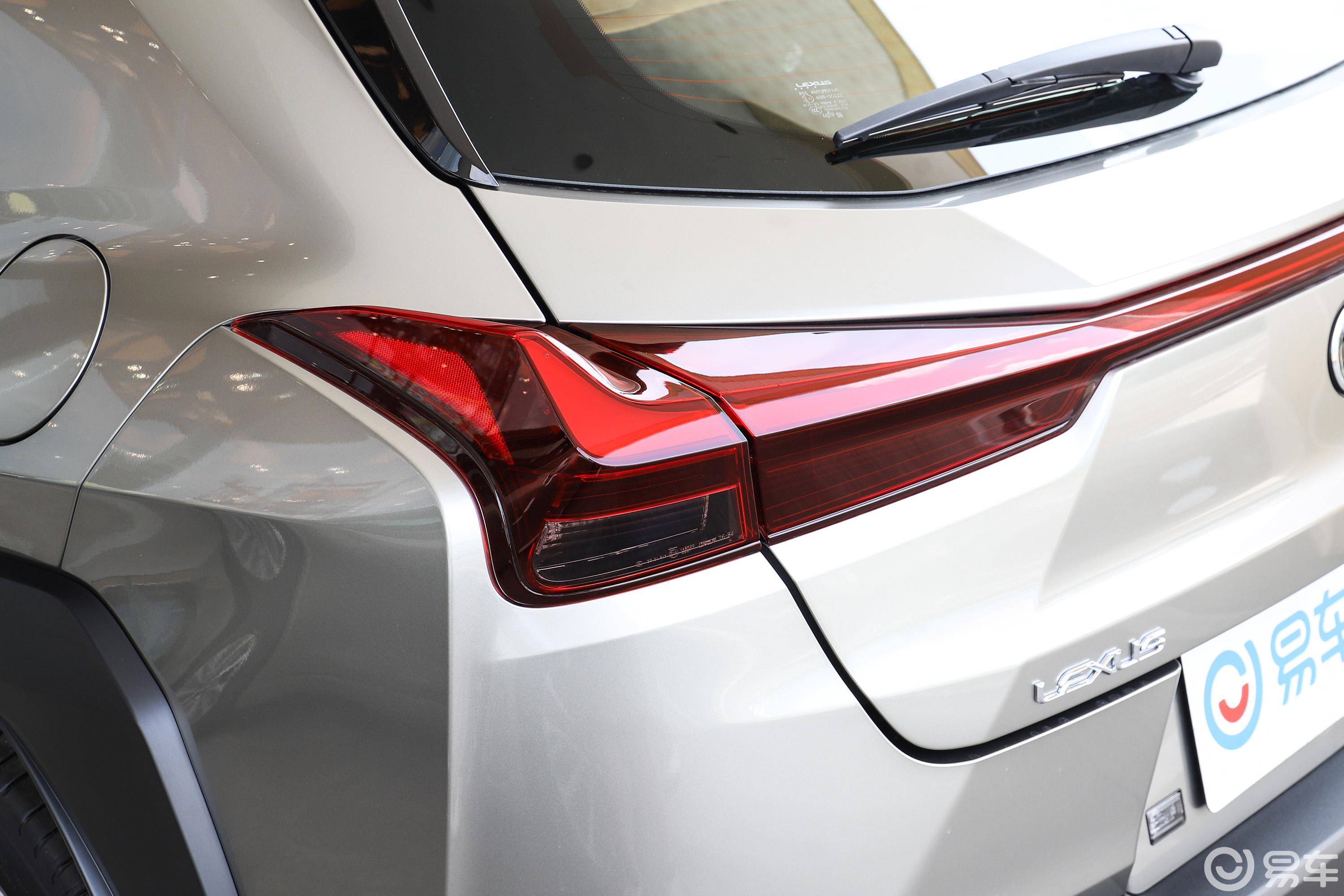 【雷克萨斯UX260h 探·寻版尾灯侧45度俯拍图片-汽车图片大全】-易车