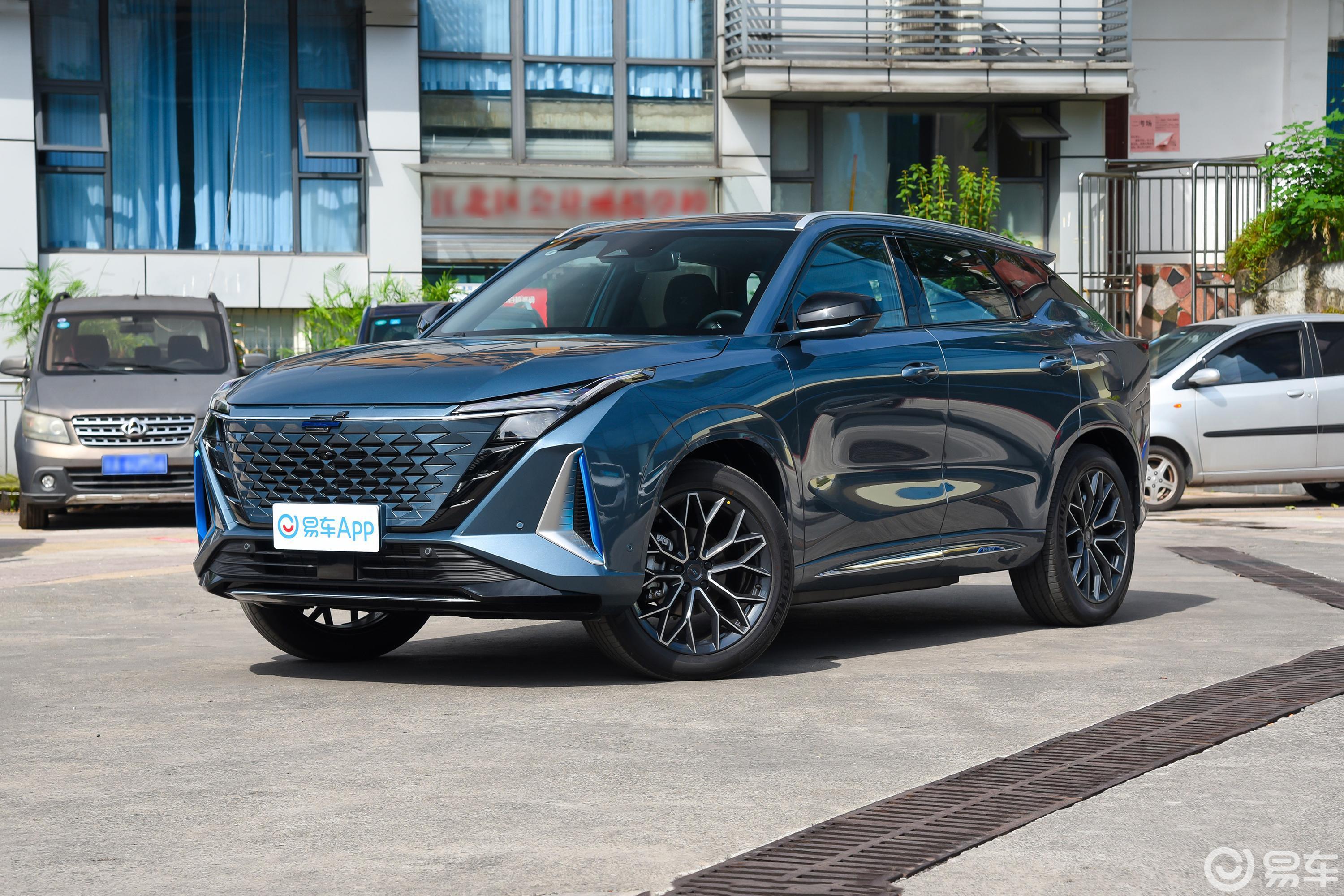 【长安欧尚Z6新能源1.5T 150km 旗舰PLUS智慧泊车版侧前45度车头向左水平图片-汽车图片大全】-易车