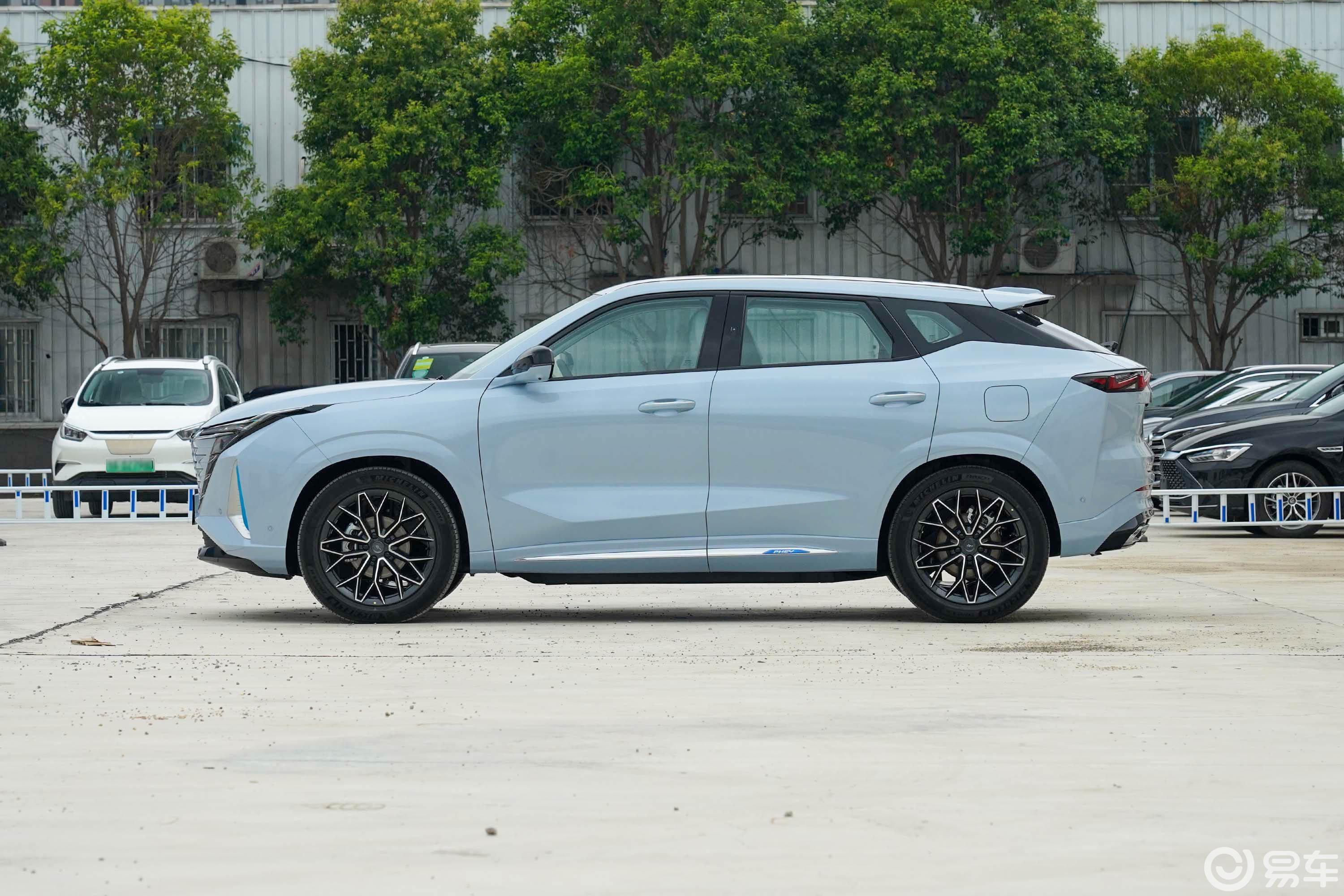 【长安欧尚Z6新能源1.5T 150km 旗舰PLUS智慧泊车版正侧车头向左水平图片-汽车图片大全】-易车