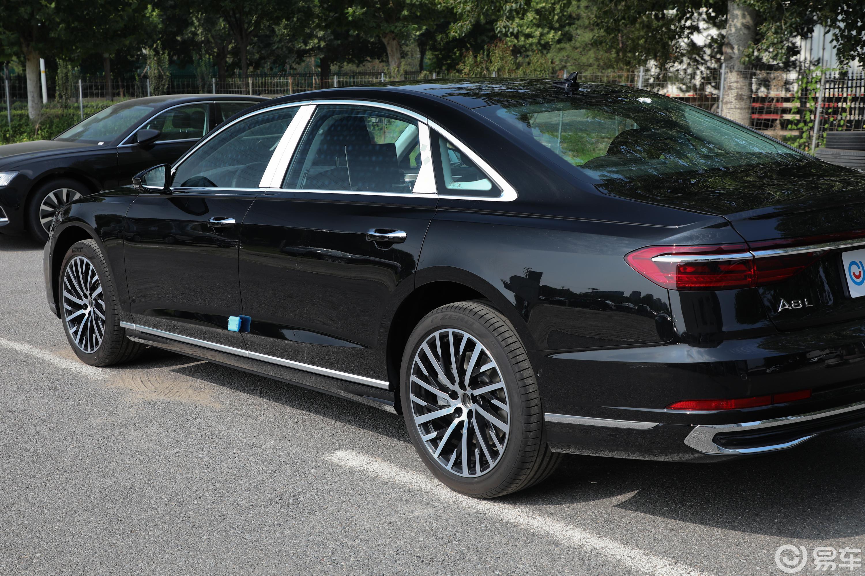 【奥迪A8改款 A8L 55 TFSI quattro 旗舰型外观细节图片-汽车图片大全】-易车