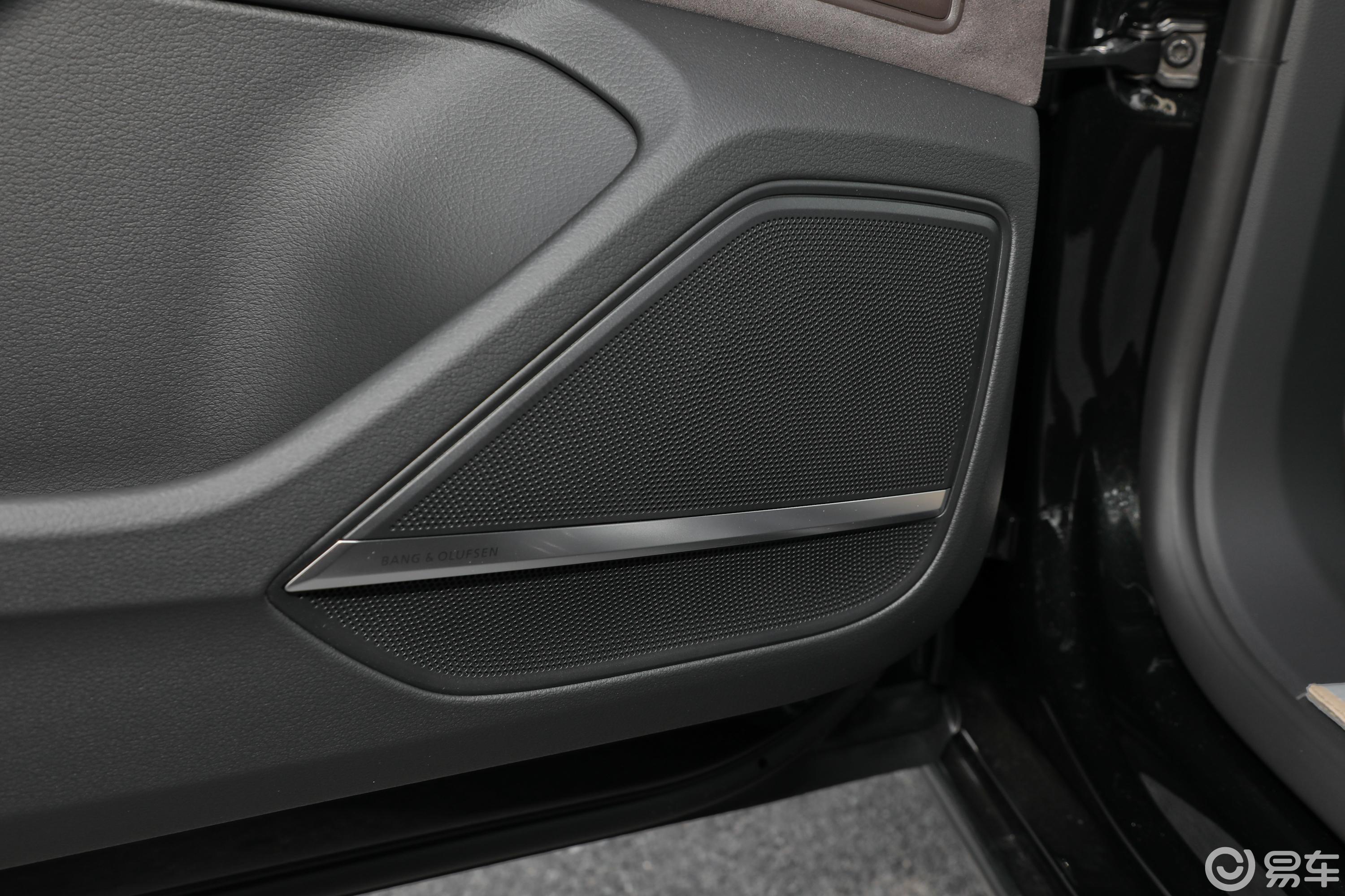 【奥迪A8改款 A8L 55 TFSI quattro 旗舰型后排功能图片-汽车图片大全】-易车