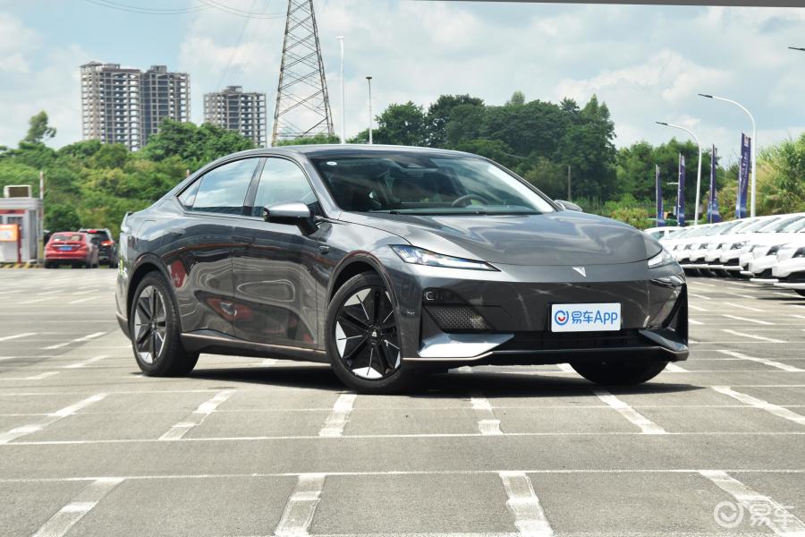 【长安深蓝SL032022款纯电版 515km侧前45度车头向右水平汽车图片-汽车图片大全】-易车