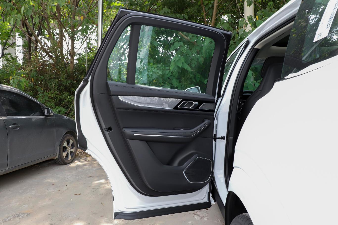 【领克092.0T 手自一体 Pro 7座驾驶员侧后车门图片-汽车图片大全】-易车