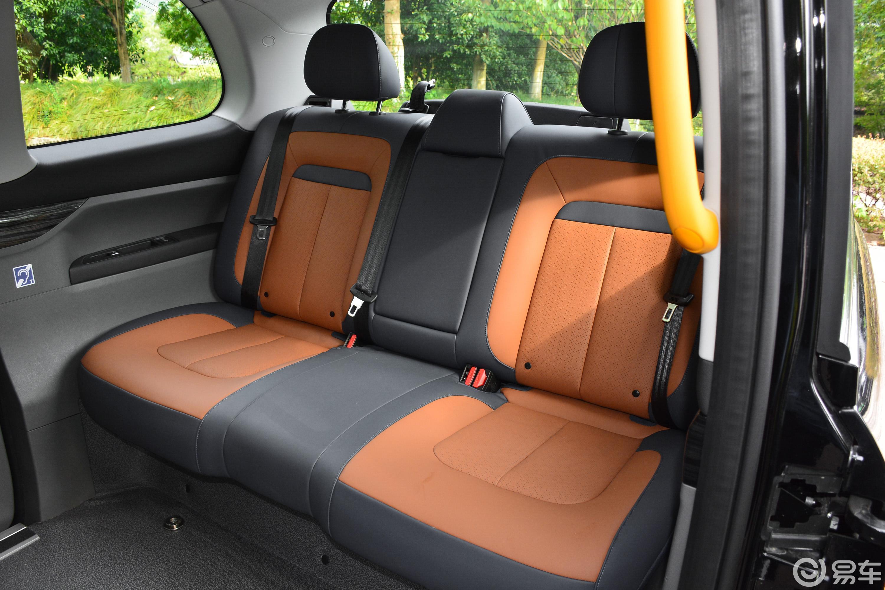 【LEVC TX纯电版 410km 出行版 7座后排座椅图片-汽车图片大全】-易车