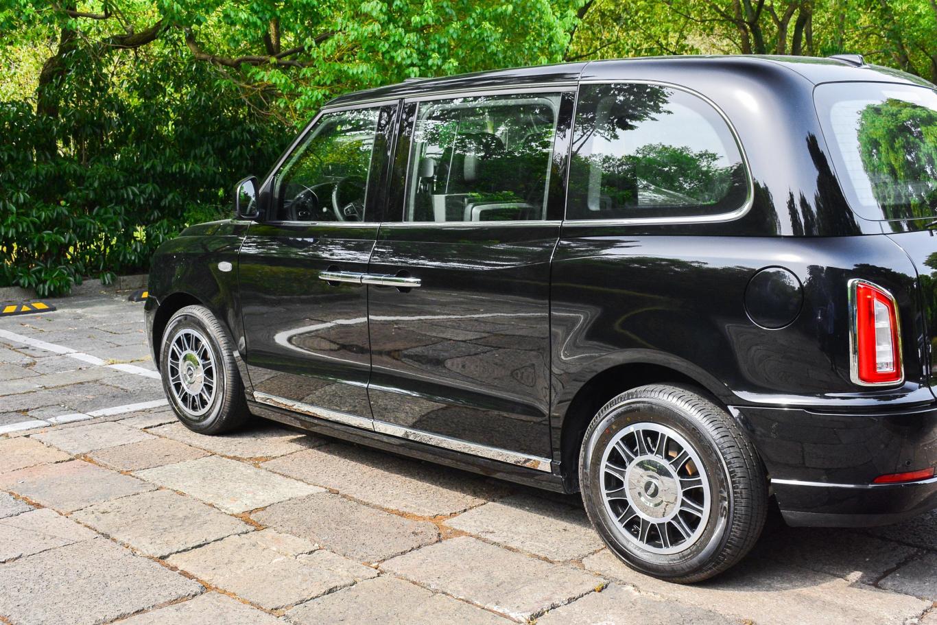 【LEVC TX纯电版 410km 出行版 7座外观细节图片-汽车图片大全】-易车