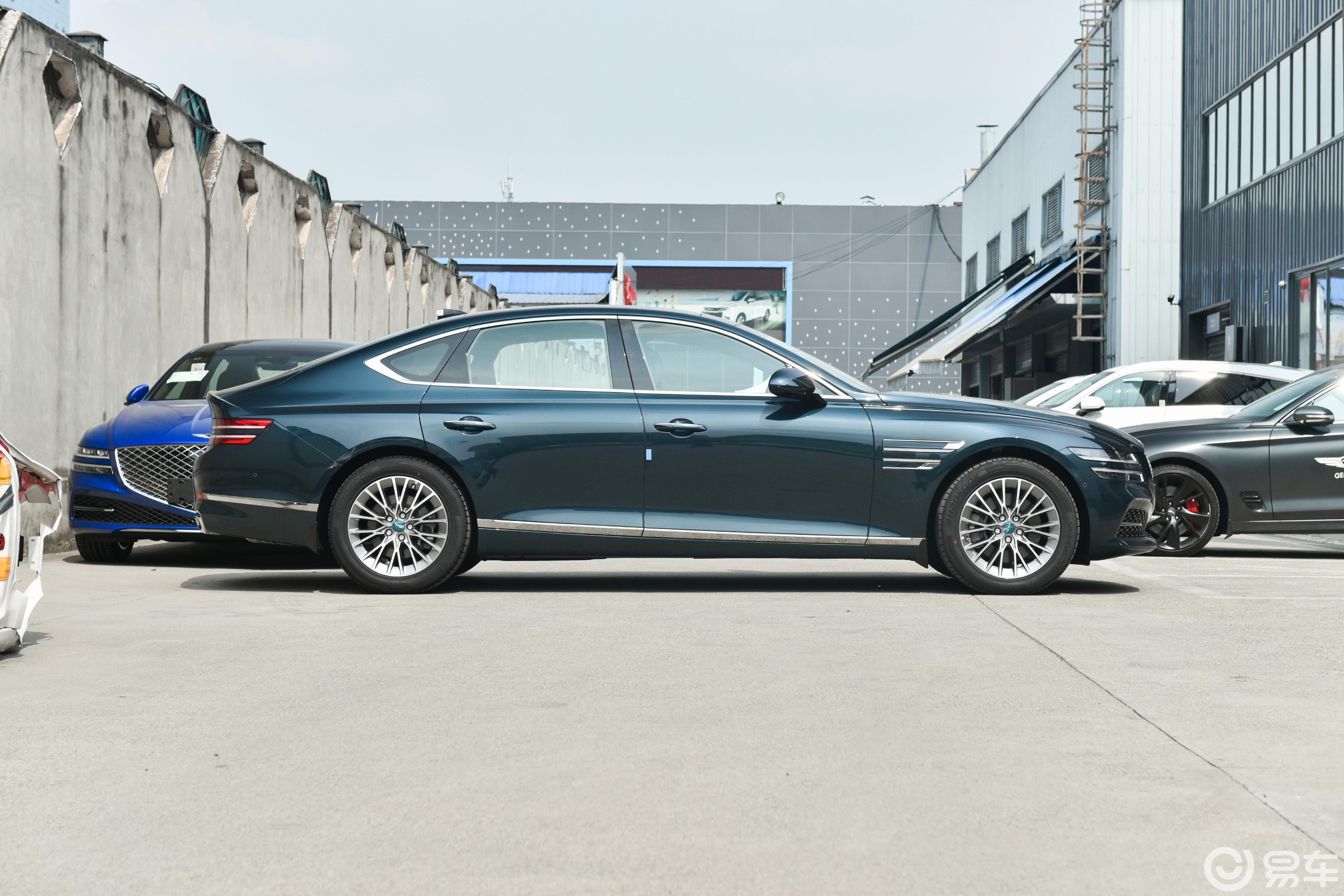 【捷尼赛思G802.5T 四驱 豪华版正侧车头向右水平图片-汽车图片大全】-易车