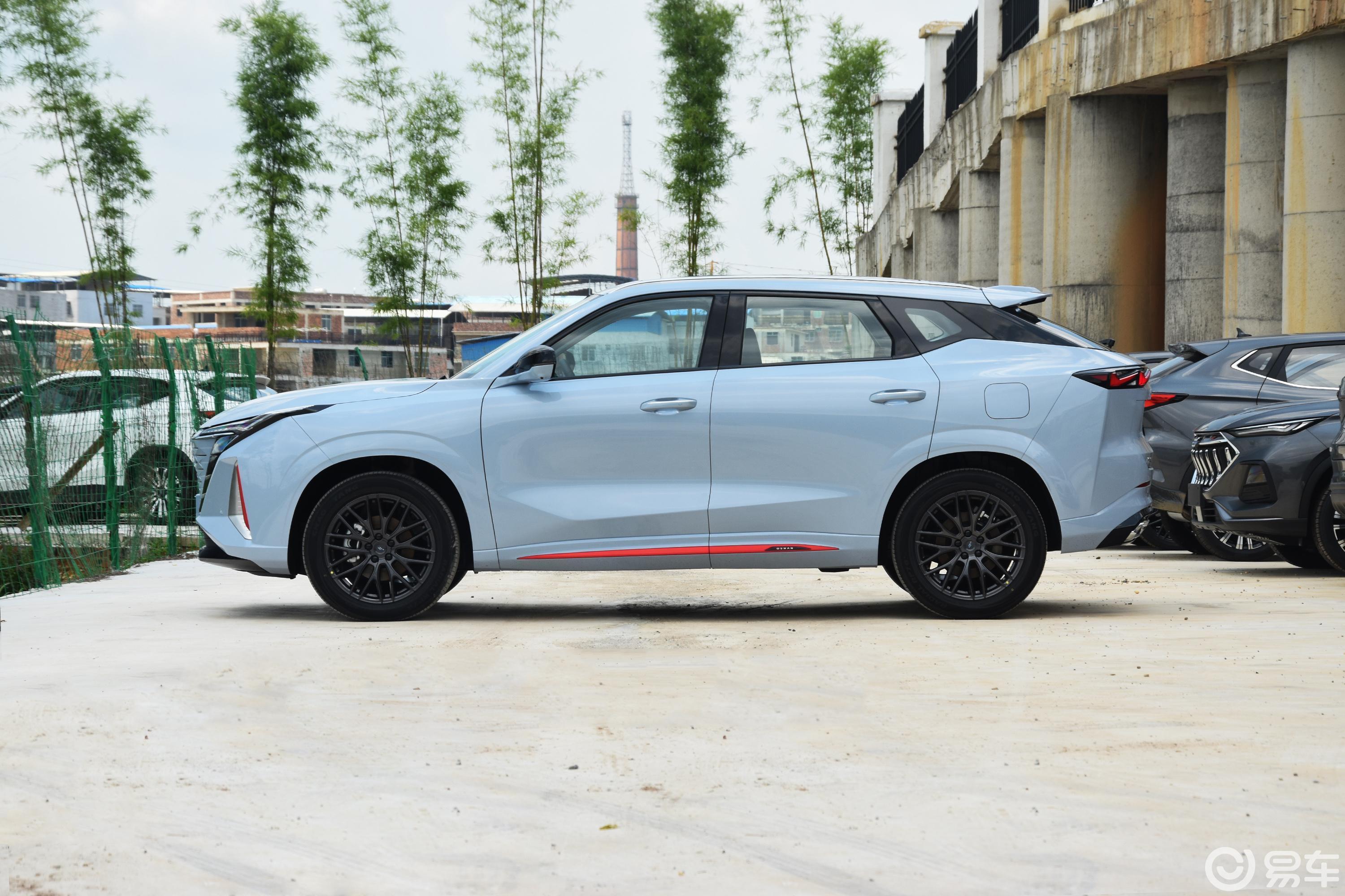 【长安欧尚Z61.5T 双离合智尊型正侧车头向左水平图片-汽车图片大全】-易车