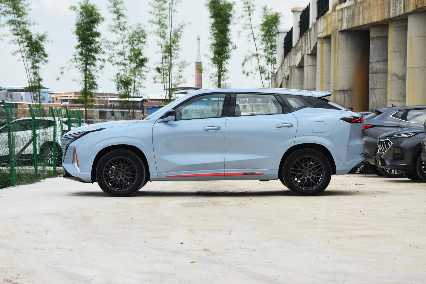 【长安欧尚Z61.5T 双离合智尊型正侧车头向左水平图片-汽车图片大全】-易车