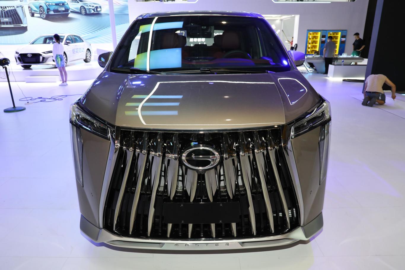 【传祺M8宗师系列 双擎 2.0T 御尊版 7座图片-汽车图片大全】-易车