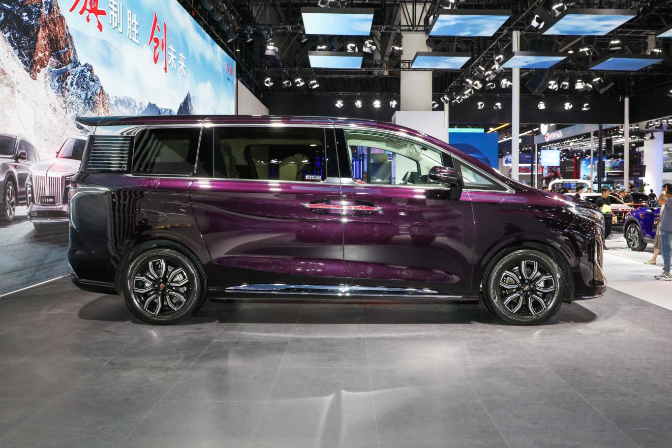 【红旗HQ92.0T 顶配版图片-汽车图片大全】-易车