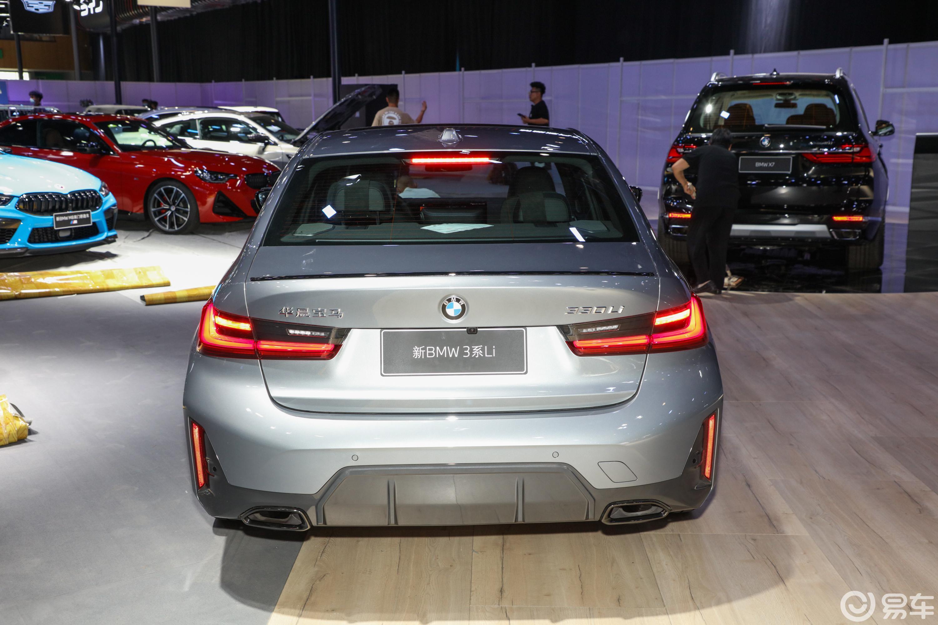 【宝马3系330Li M运动曜夜套装正后水平图片-汽车图片大全】-易车