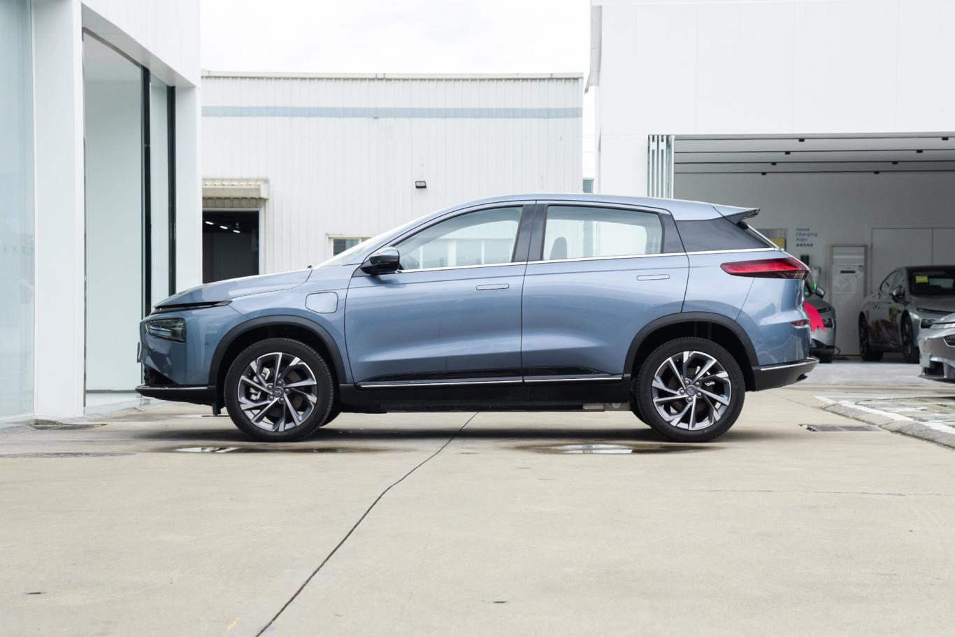 【小鹏G3G3i 520N+正侧车头向左水平图片-汽车图片大全】-易车