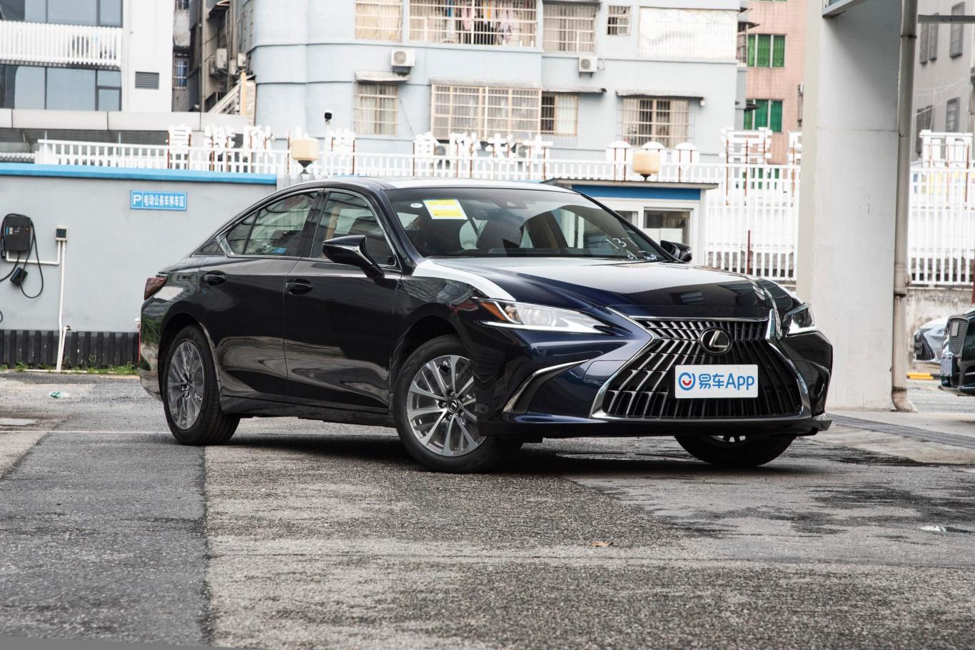 【雷克萨斯ES200 卓越版侧前45度车头向右水平图片-汽车图片大全】-易车