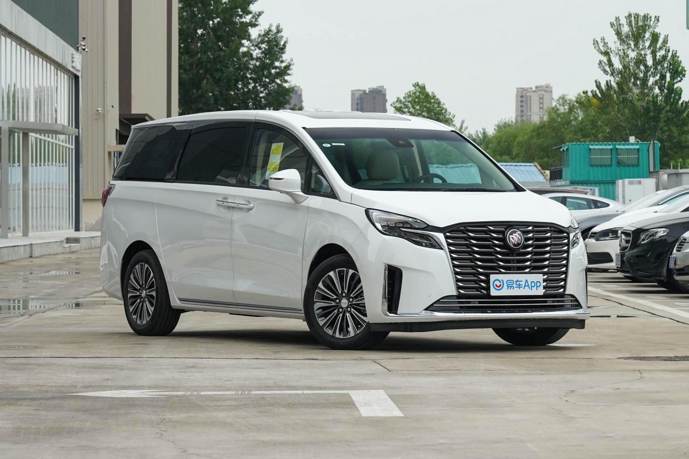 【别克GL8改款 ES陆尊 2.0T 豪华型 7座侧前45度车头向右水平图片-汽车图片大全】-易车