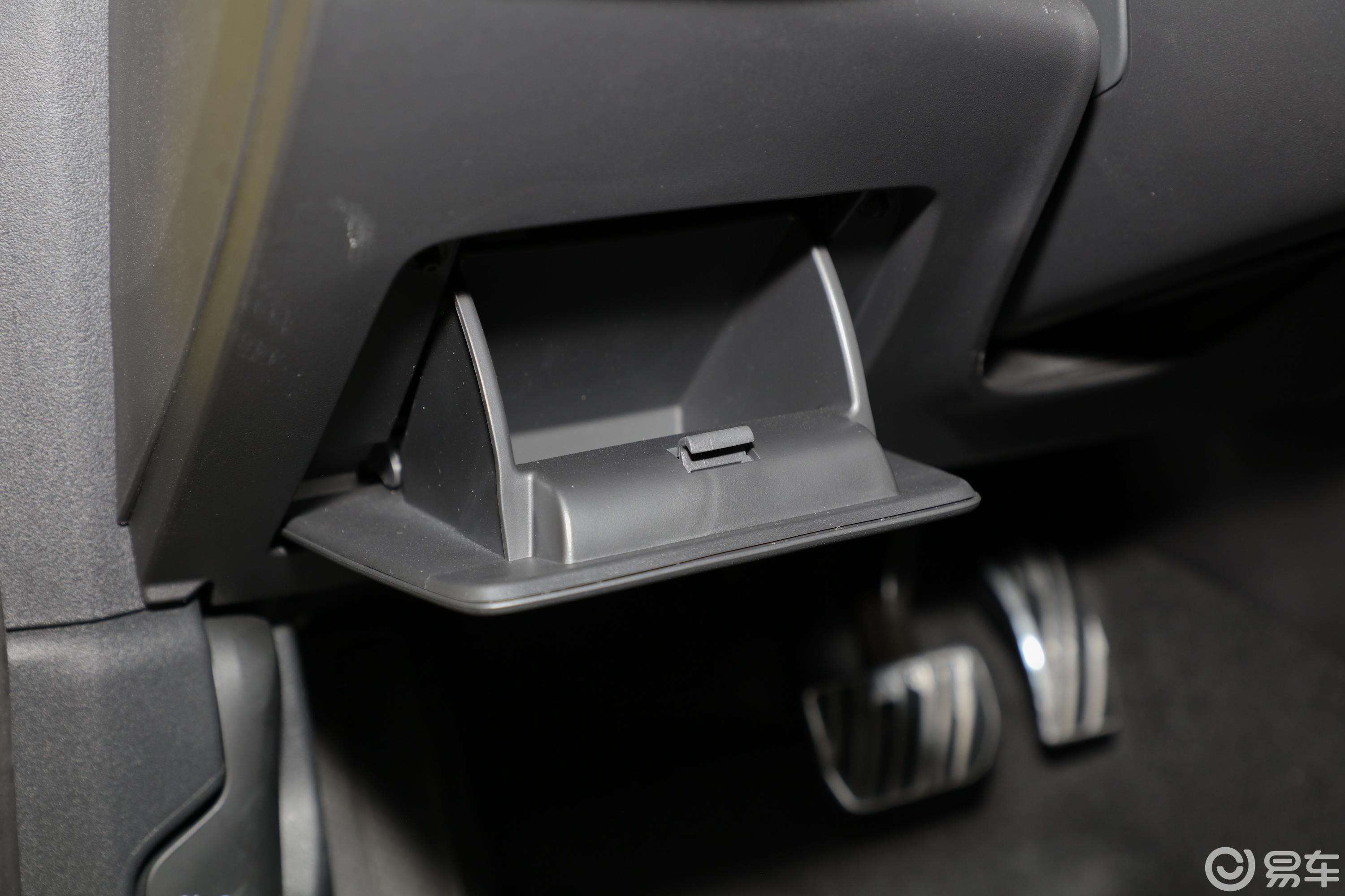 【领克0303+ 2.0T 自动四驱性能套装 5座主驾驶位图片-汽车图片大全】-易车