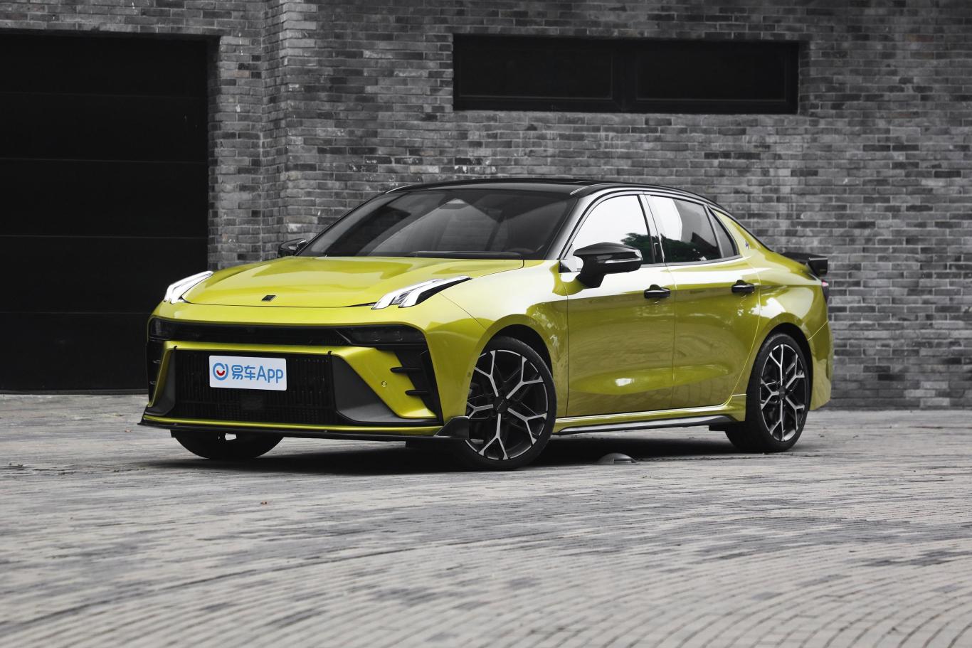 【领克0303+ 2.0T 自动四驱性能套装 5座侧前45度车头向左水平图片-汽车图片大全】-易车