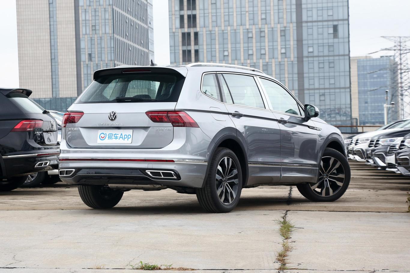 【途观L330TSI 两驱R-Line越享版 5座侧后45度车头向右水平图片-汽车图片大全】-易车