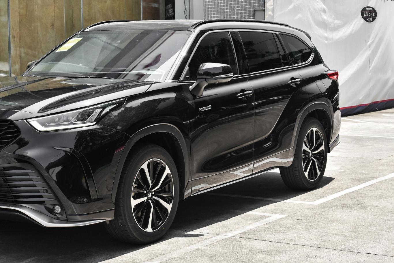 【皇冠陆放2.5L HEV 四驱尊贵版 7座外观细节图片-汽车图片大全】-易车