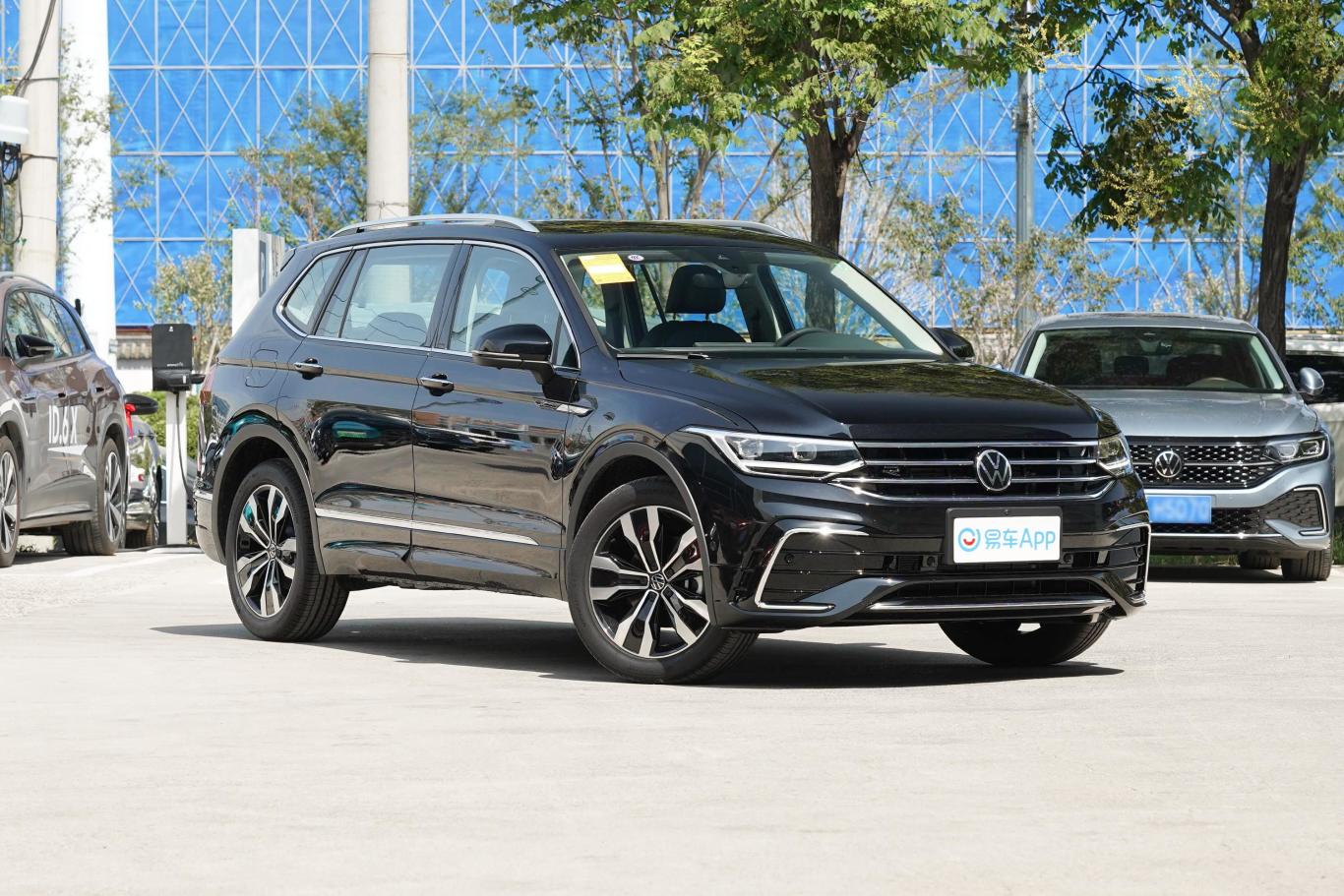 【途观L330TSI 两驱R-Line越享版 5座侧前45度车头向右水平图片-汽车图片大全】-易车