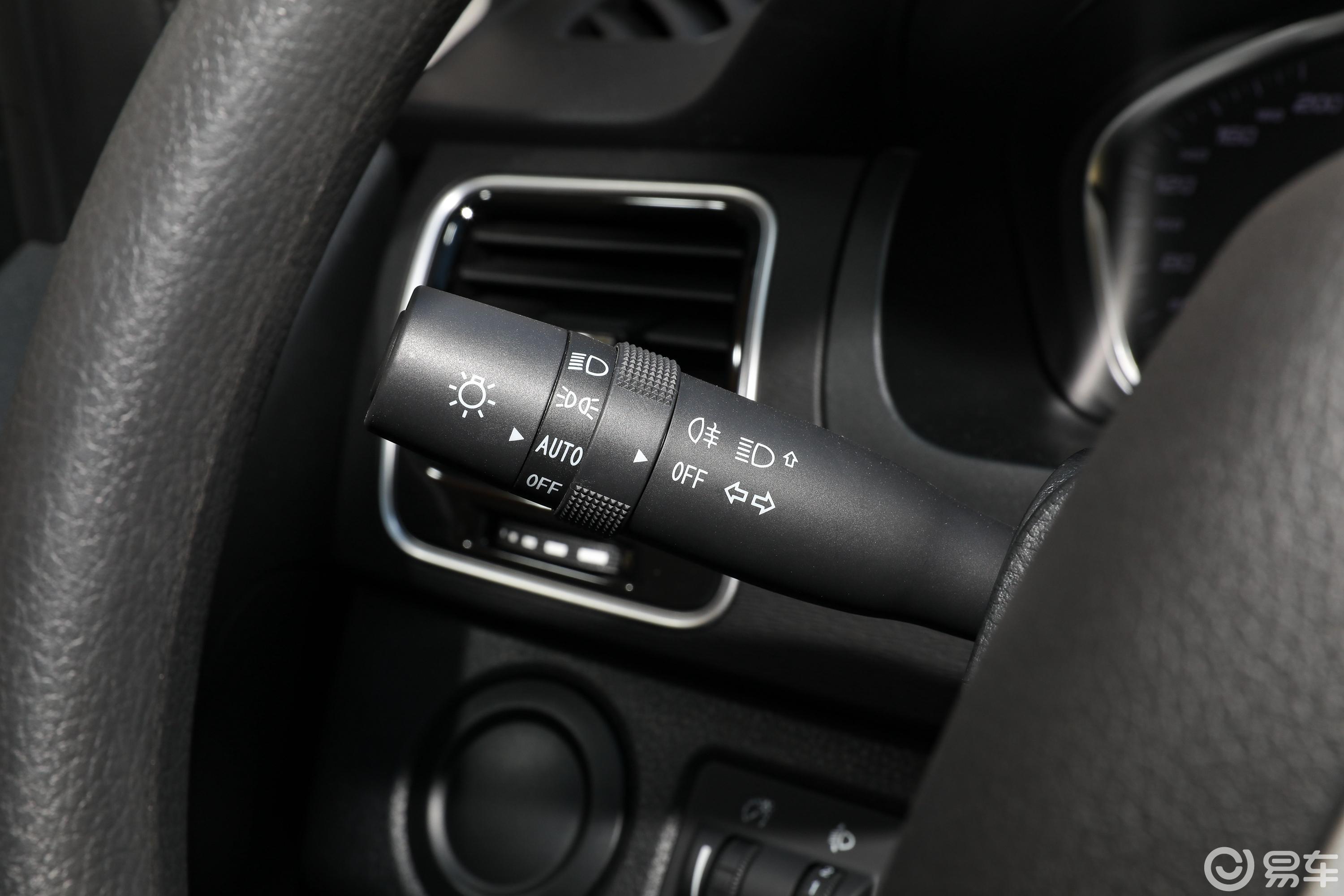【大通G20ES 2.0T 自动超值版 汽油灯光控制区图片-汽车图片大全】-易车